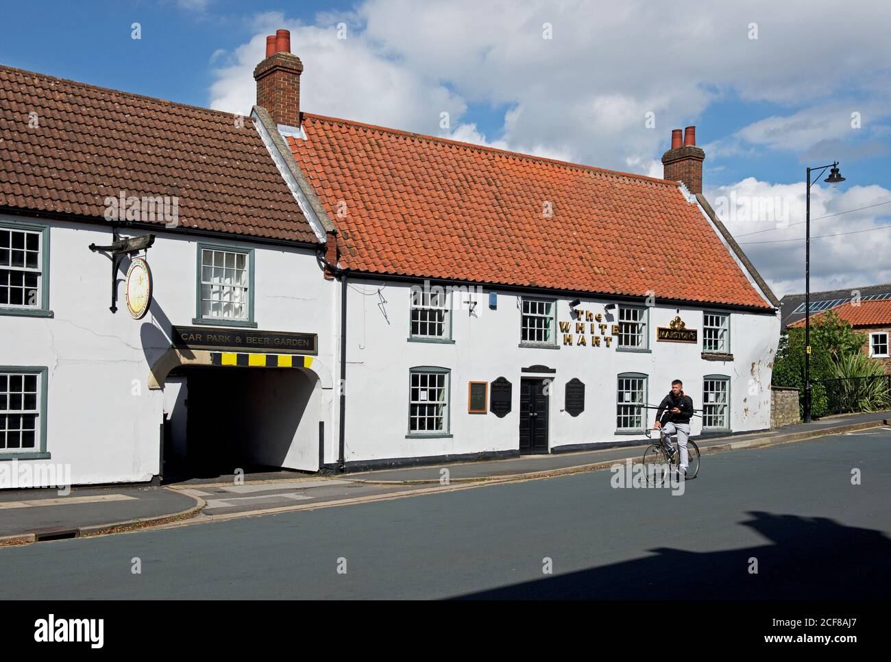 The White Hart pub and restaurant, Bridge Street, Brigg, North ...