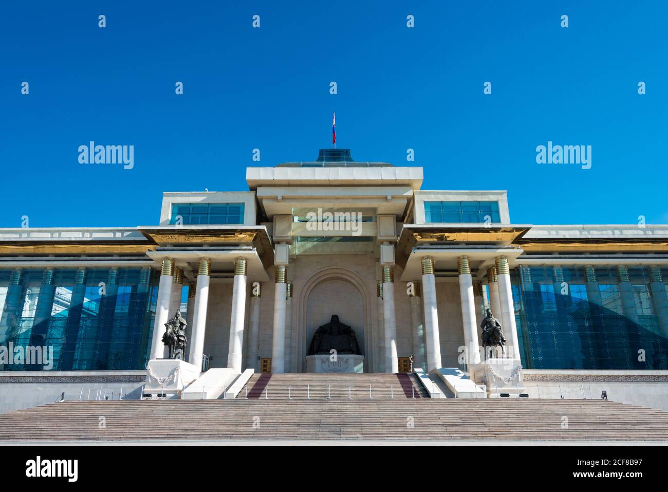 Sukhbaatar monument in square hi-res stock photography and images - Alamy