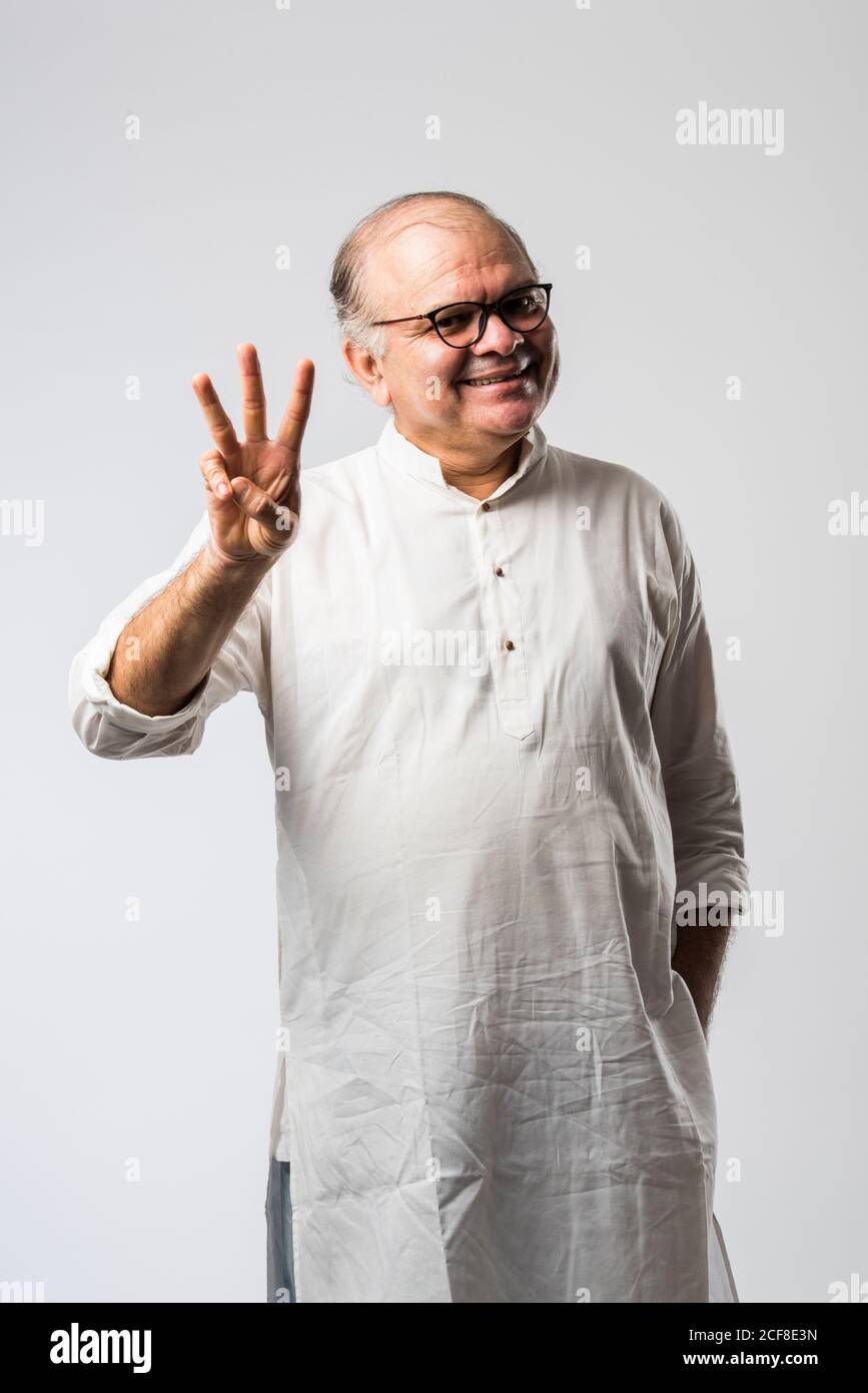 Older indian gentleman portrait hi-res stock photography and images - Alamy