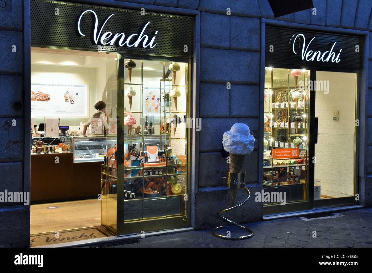 Venchi ice cream shop hi-res stock photography and images - Alamy