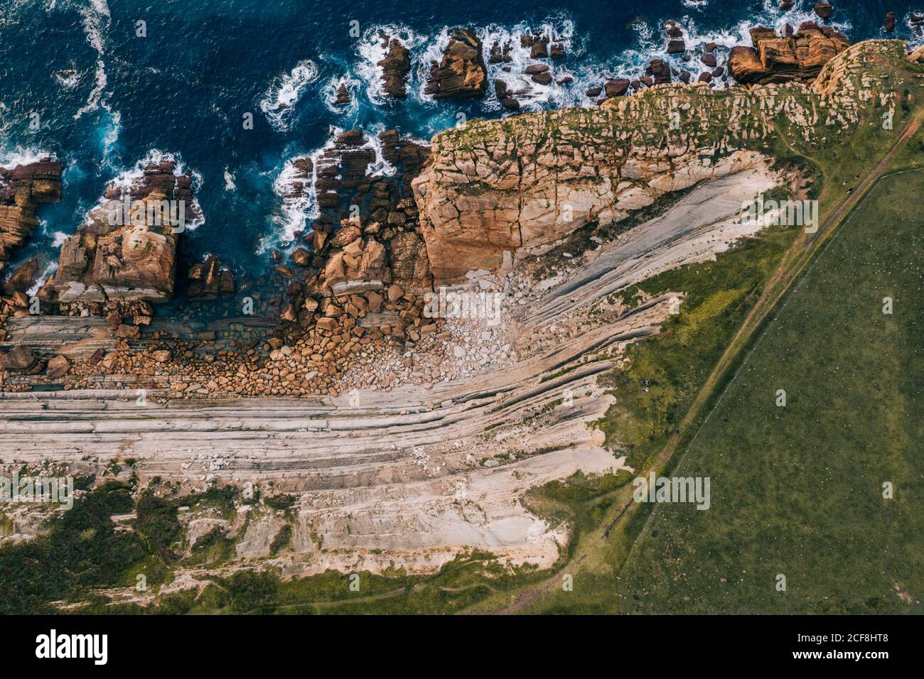 Steep rocky hi-res stock photography and images - Alamy