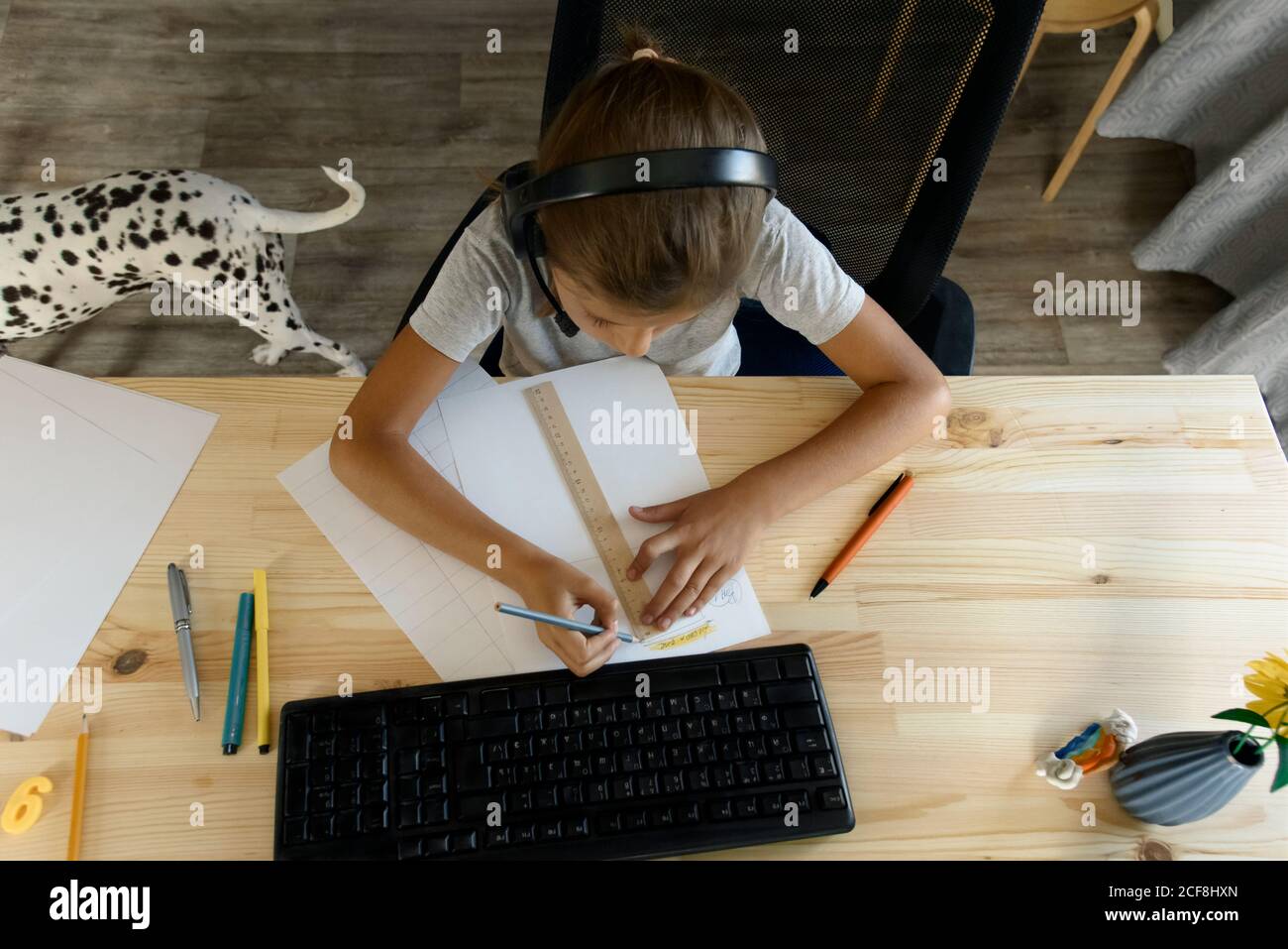 Child computer back view school hi-res stock photography and images - Alamy