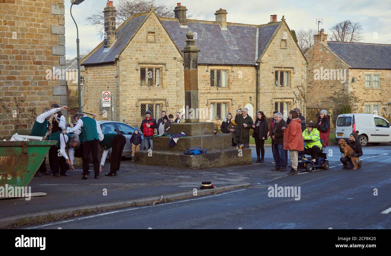 Kirkby malzeard longsword dance hi-res stock photography and images - Alamy