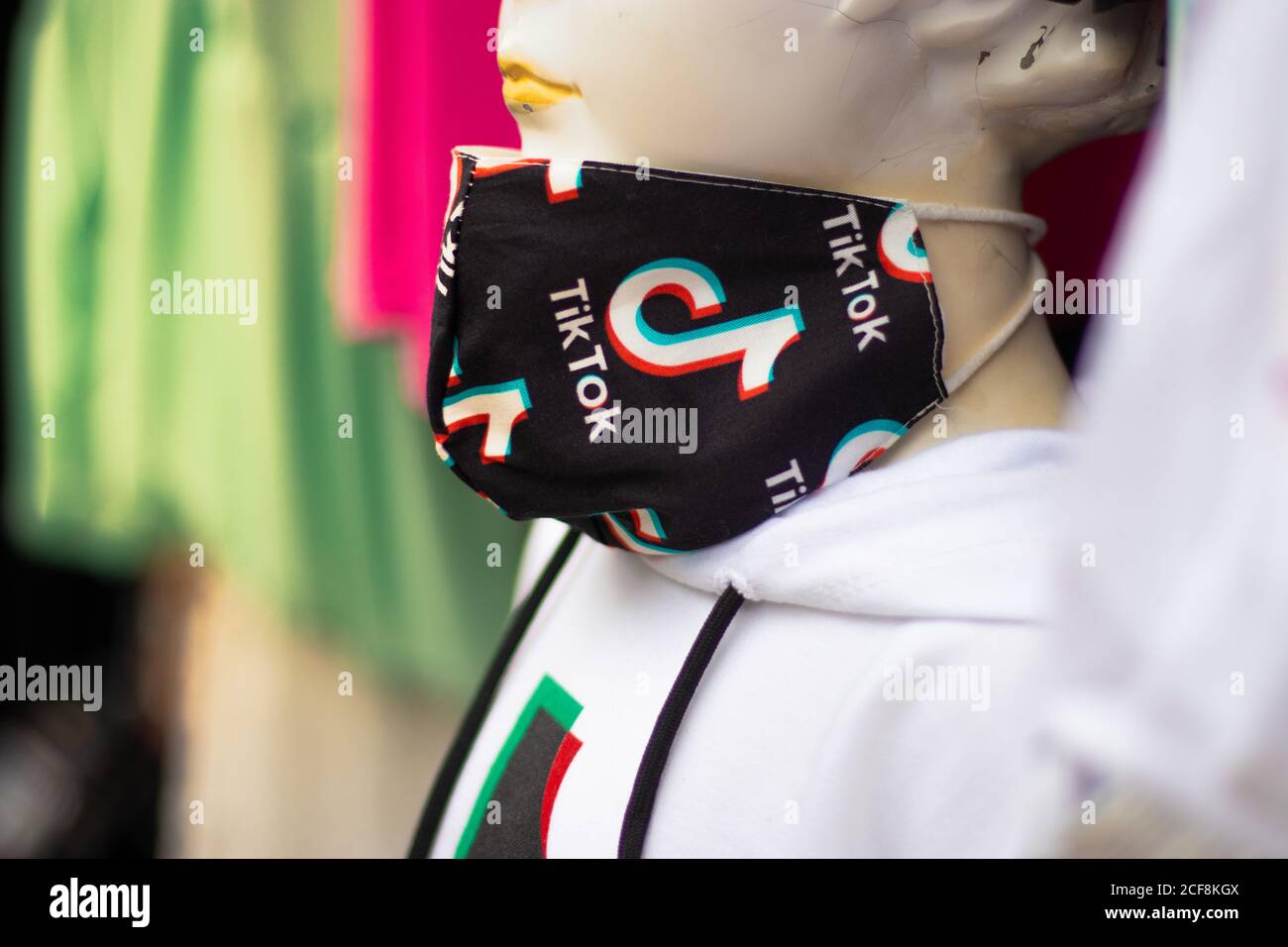 Tik tok hi-res stock photography and images - Alamy