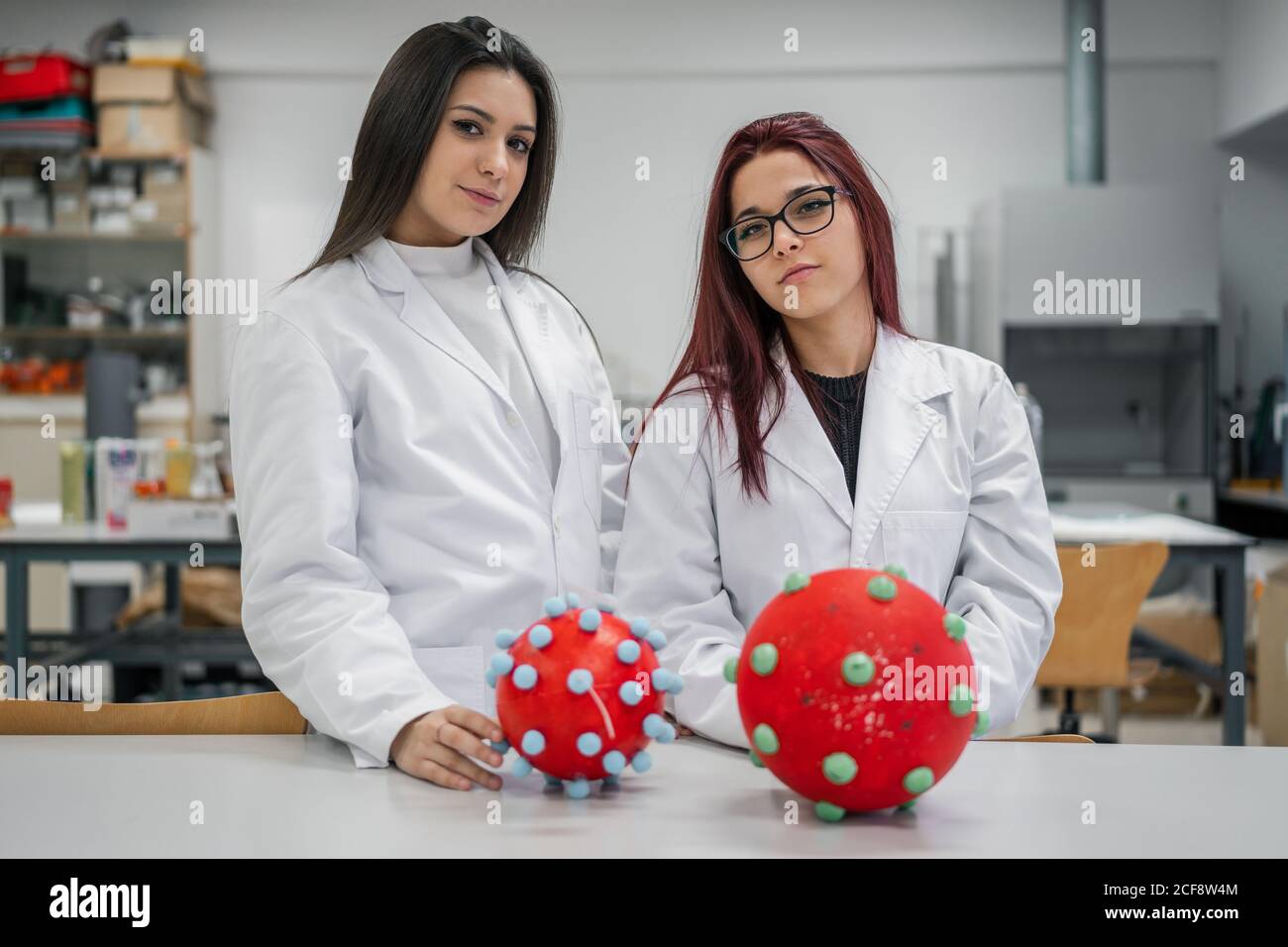 Students examining molecule models in lab Stock Photo - Alamy
