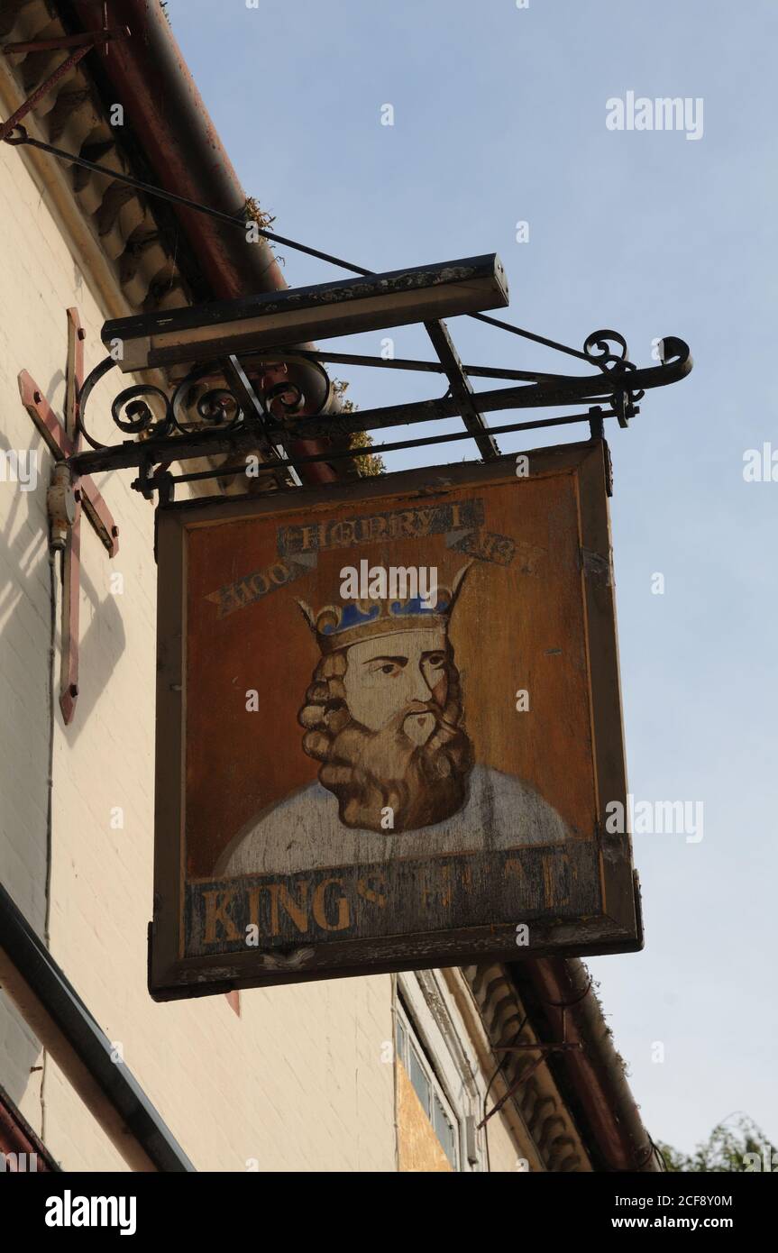 Kings Head sign , Thetford, Norfolk Stock Photo - Alamy