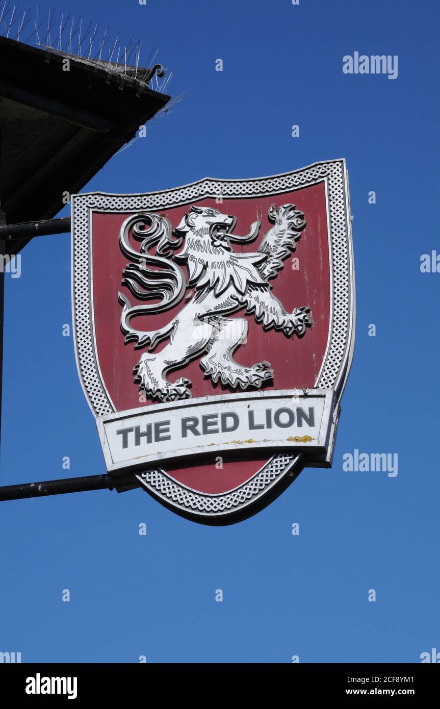 The Red Lion sign, Thetford, Norfolk Stock Photo - Alamy