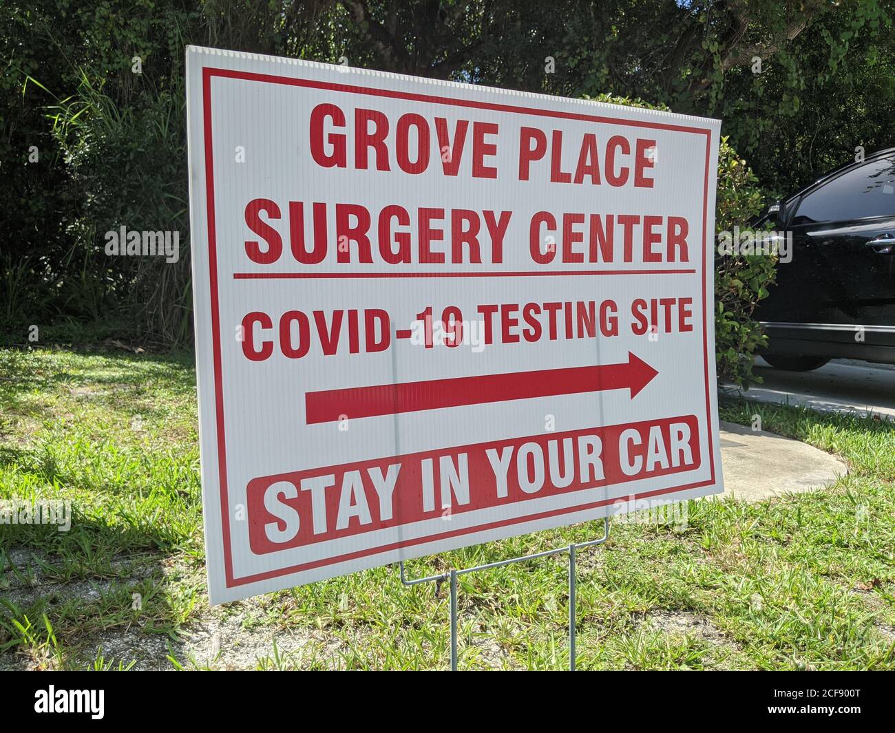 Sign for a covid-19 testing site Stock Photo - Alamy