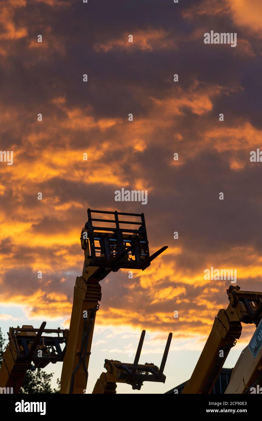 UK Forks ,telehandler and rotational telehandler hire,telescopic arm ...