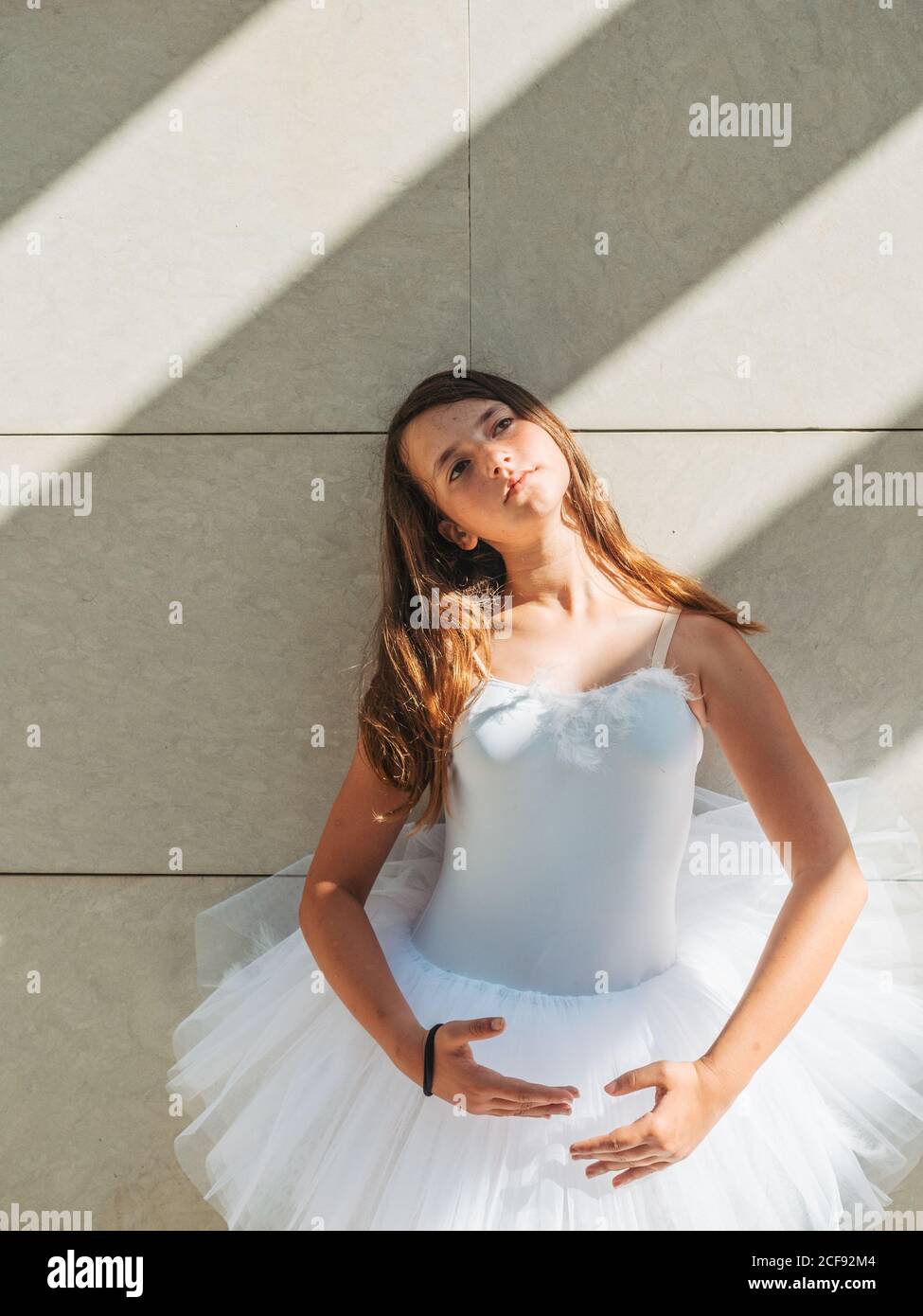 Classical position hi-res stock photography and images - Alamy