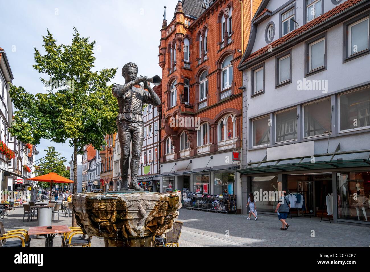 Pied piper statue in Hameln, GErmany Stock Photo - Alamy
