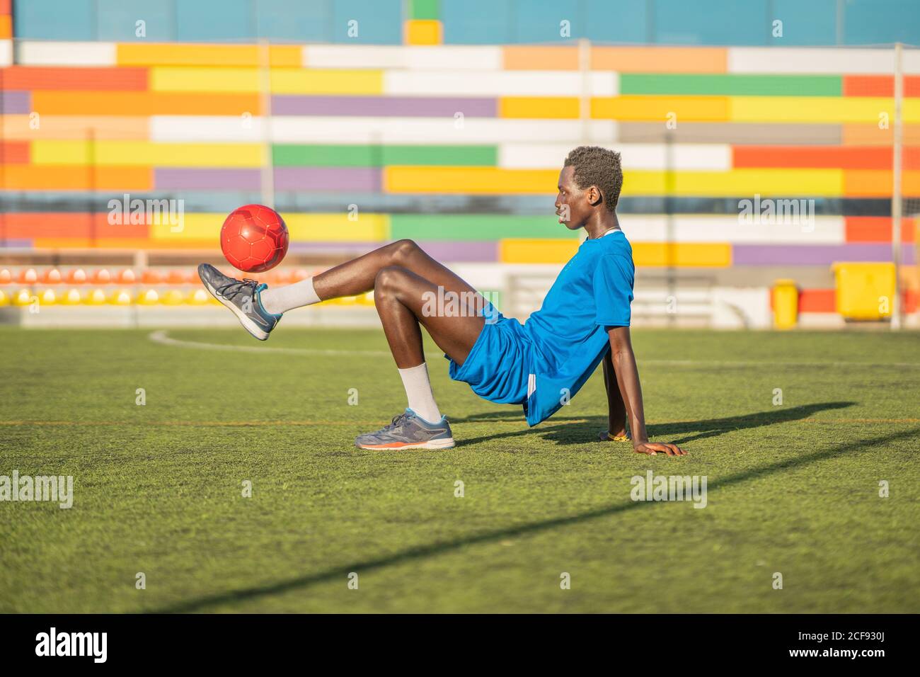 Soccer player back view hi-res stock photography and images - Alamy