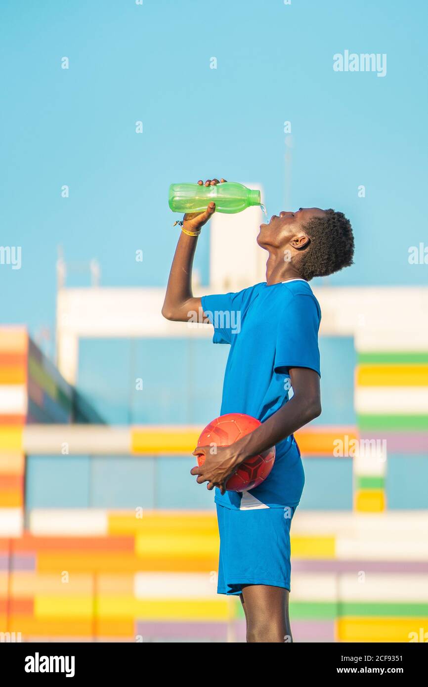 Football drinking water hi-res stock photography and images - Alamy