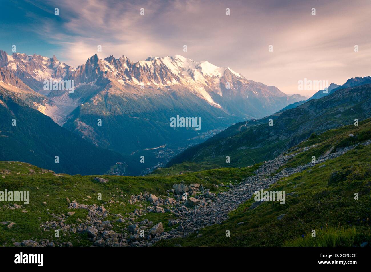 Green nature snowy mountains hi-res stock photography and images - Alamy