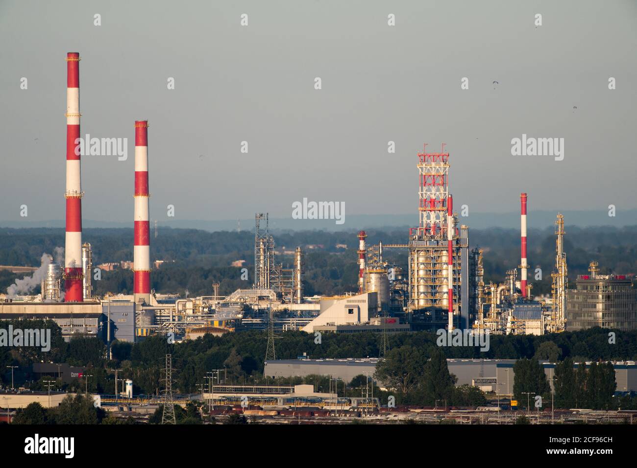 Oil Storage Tanks High Resolution Stock Photography and Images - Alamy