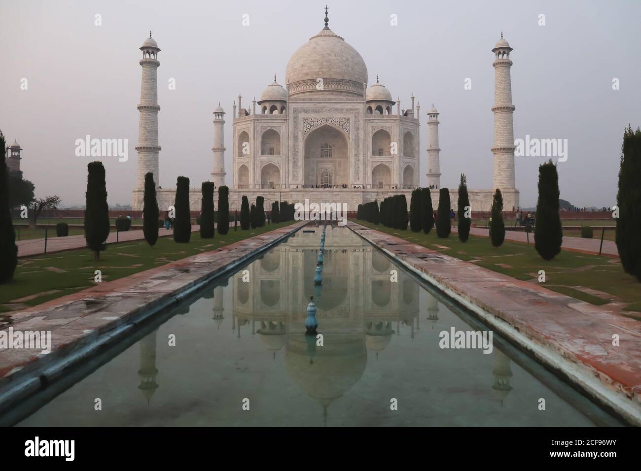Beautiful front view of the Taj Mahal in Agra, India Stock Photo - Alamy