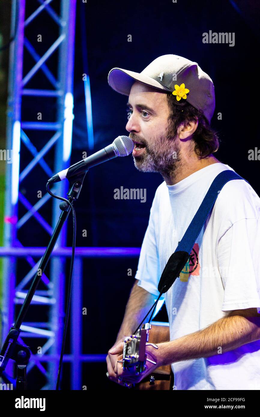 Beans on toast singer hi-res stock photography and images - Alamy