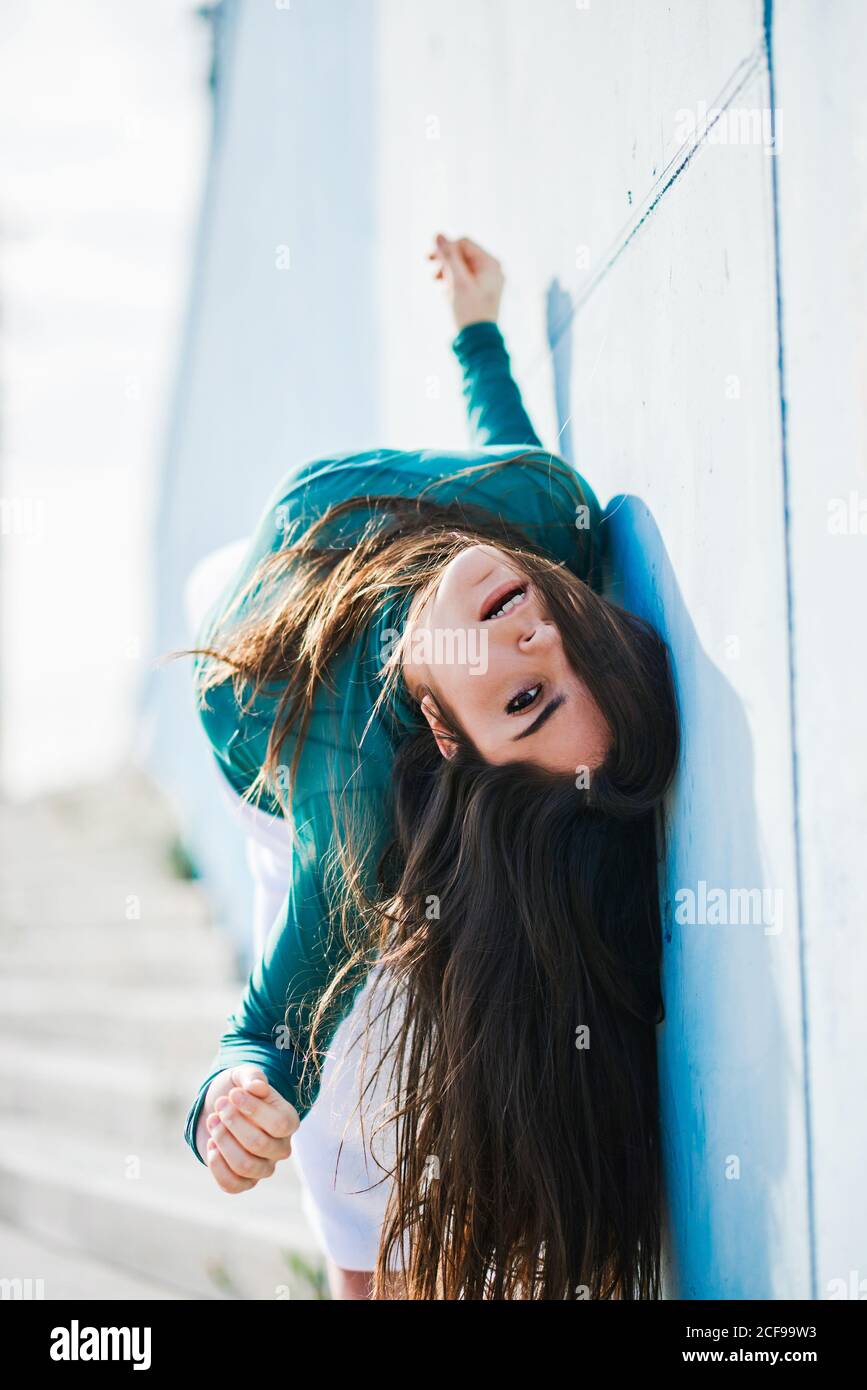 Female body model side view hi-res stock photography and images - Alamy