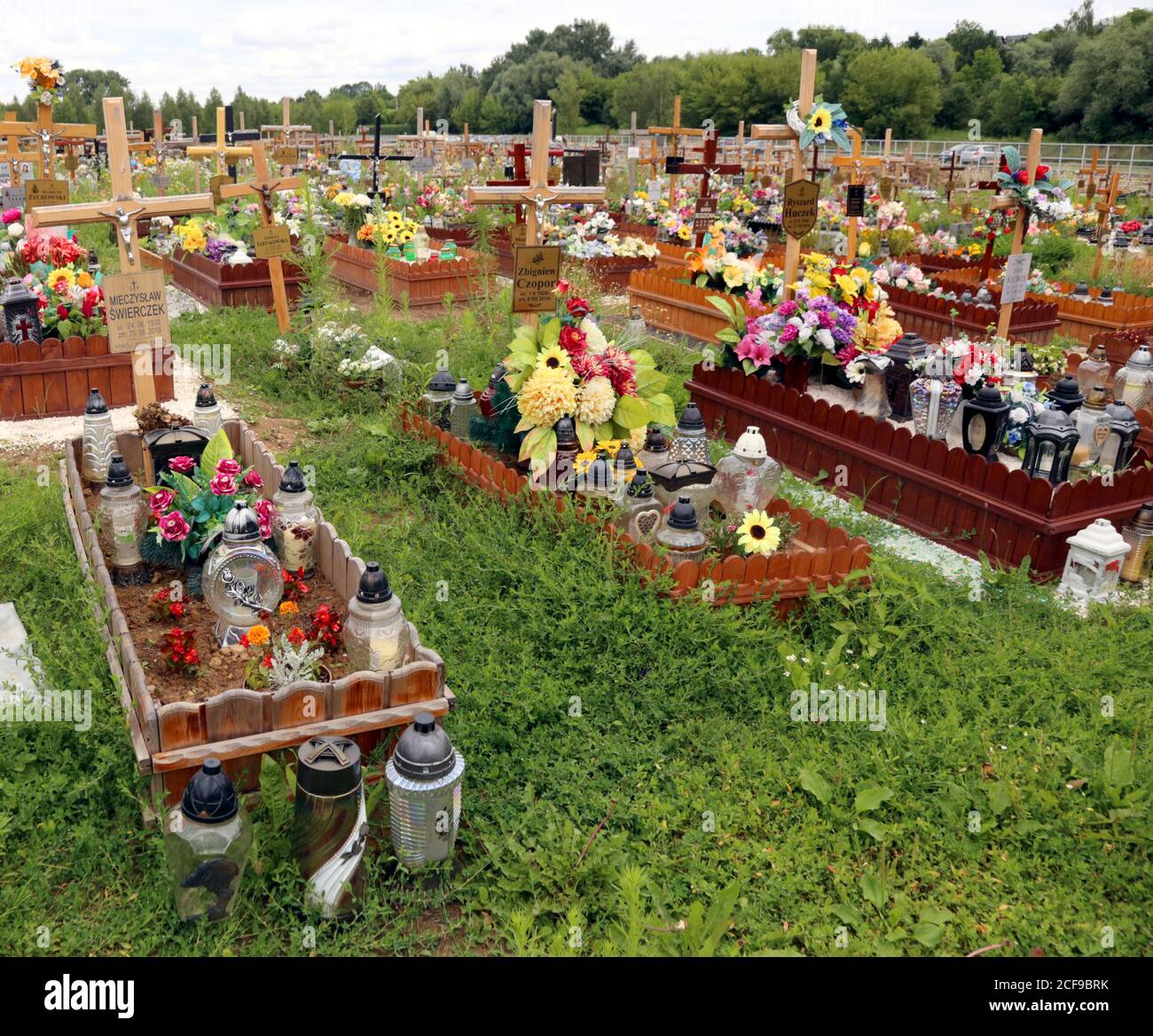 Fresh graves hi-res stock photography and images - Alamy