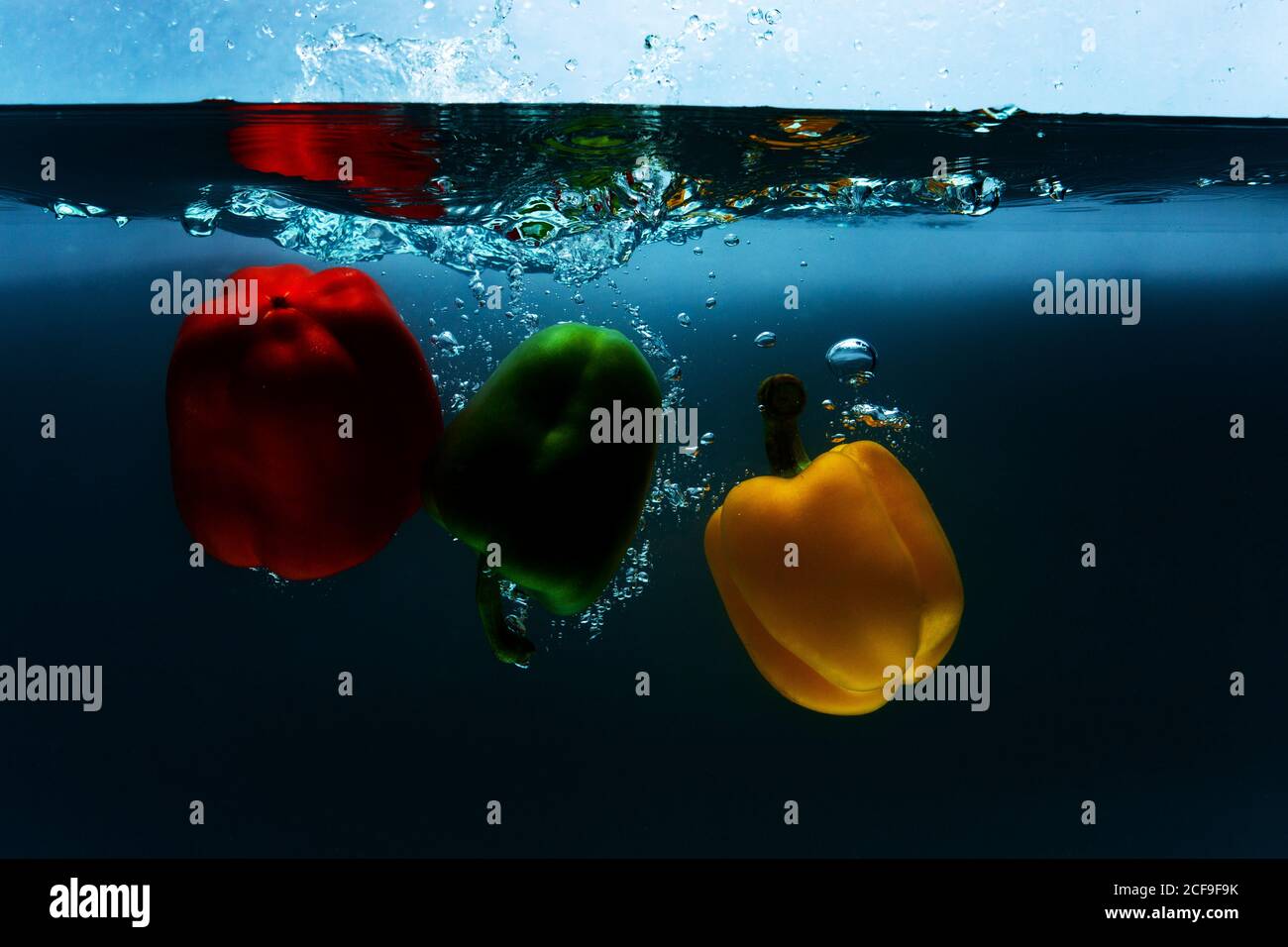 Bell pepper and water splash hi-res stock photography and images - Alamy