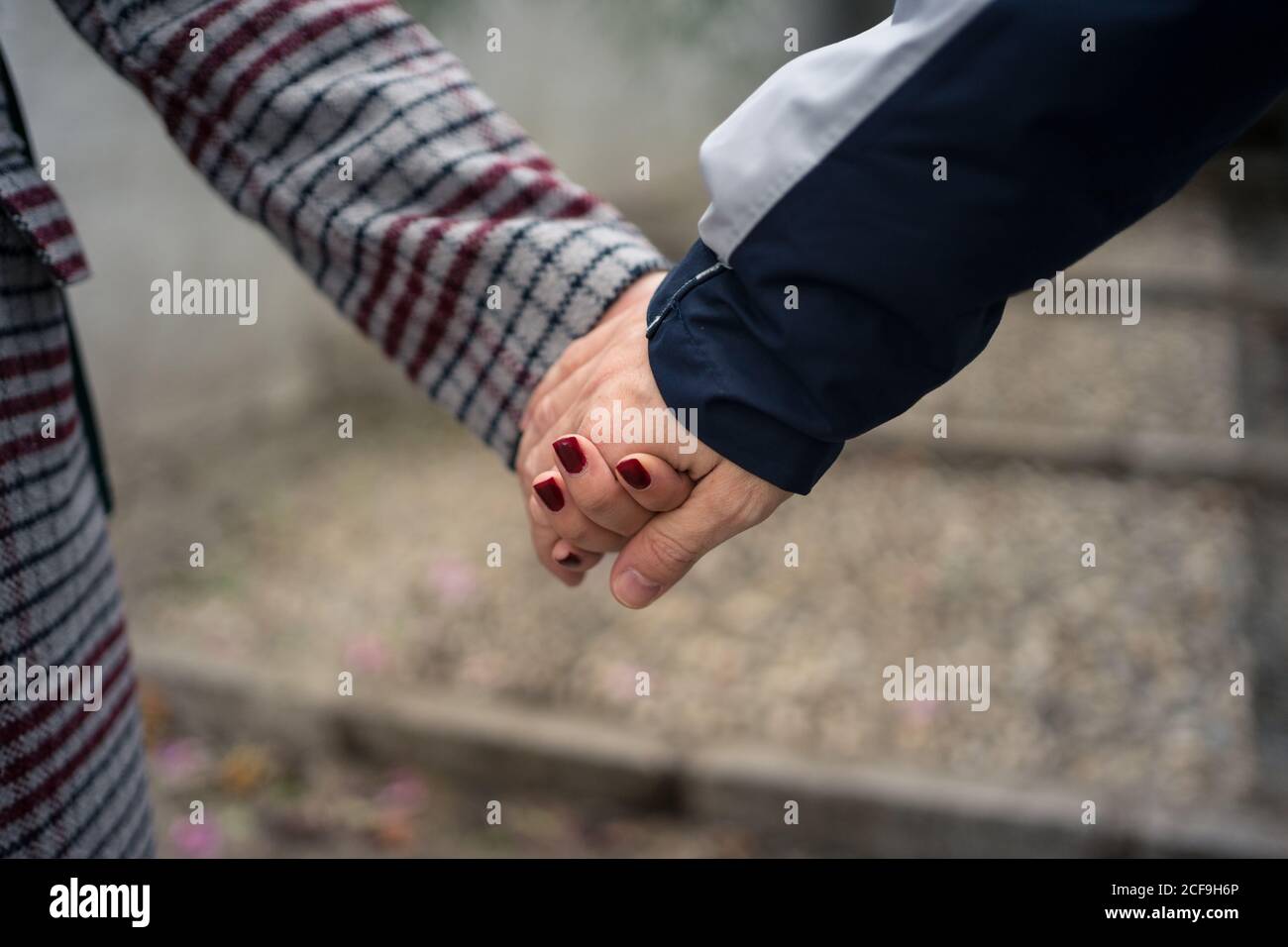 Faceless couple hi-res stock photography and images - Alamy