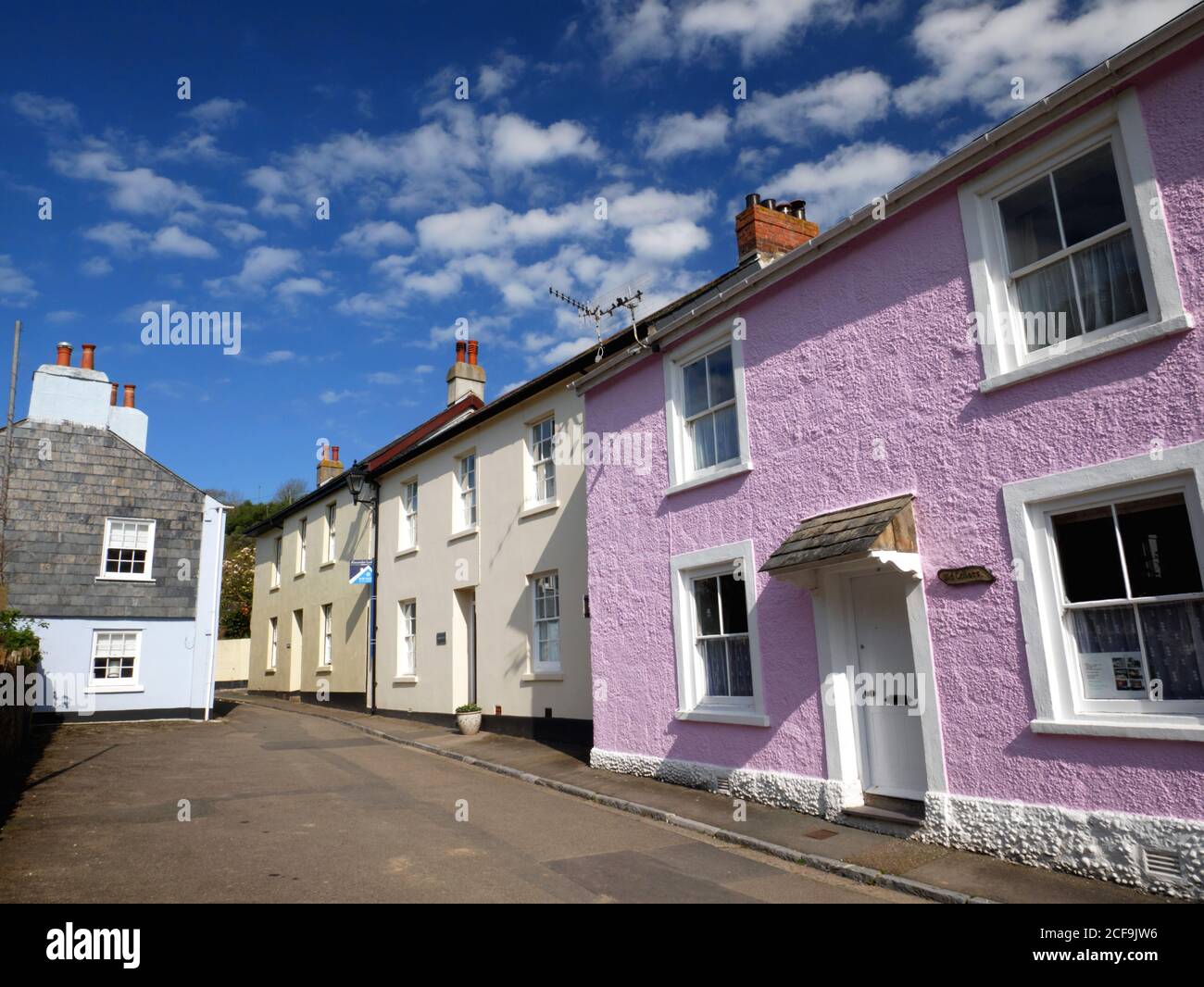 Pretty cottages at Cawsand, south east Cornwall Stock Photo - Alamy