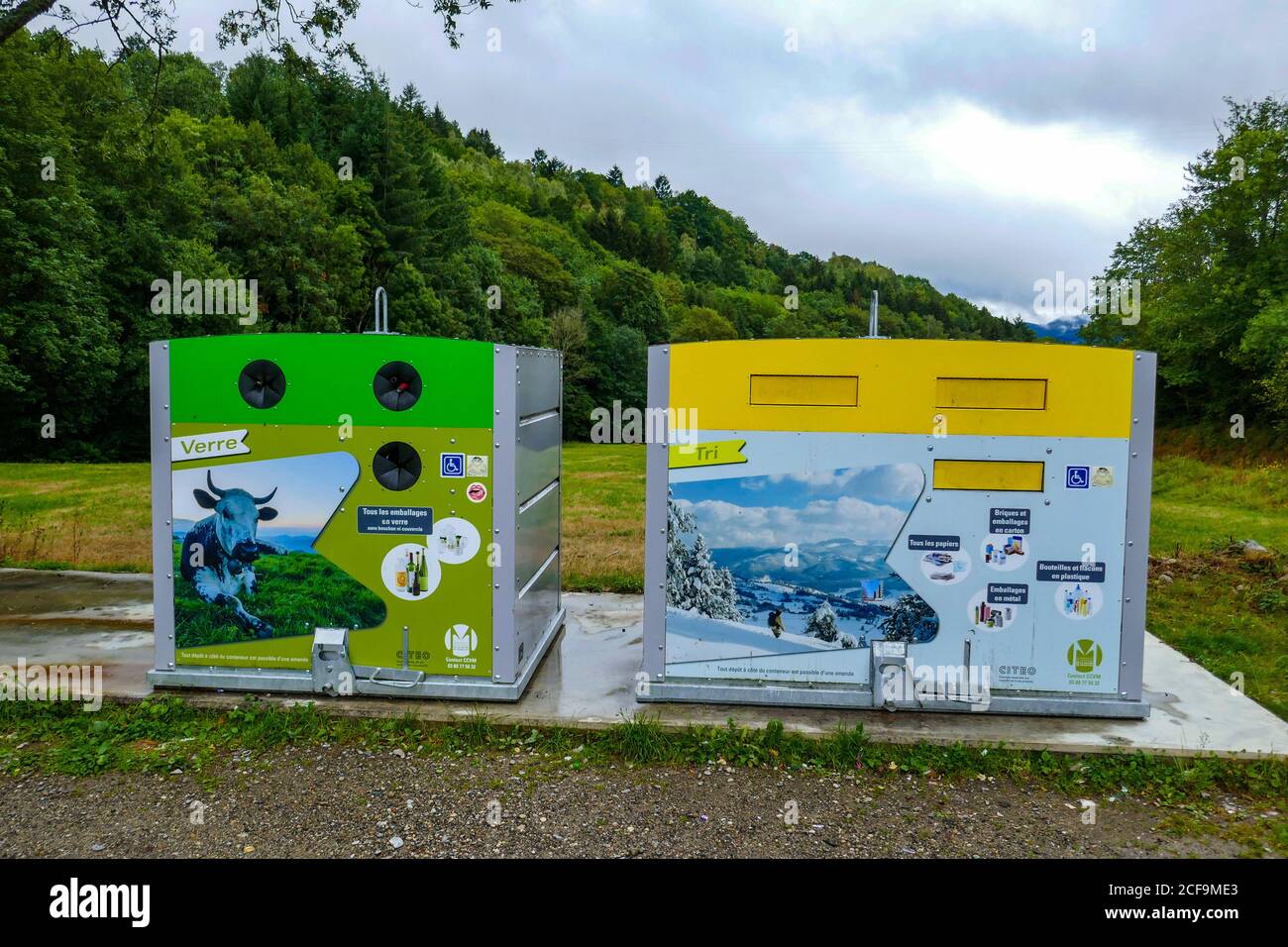 Recycling bins france hi-res stock photography and images - Alamy