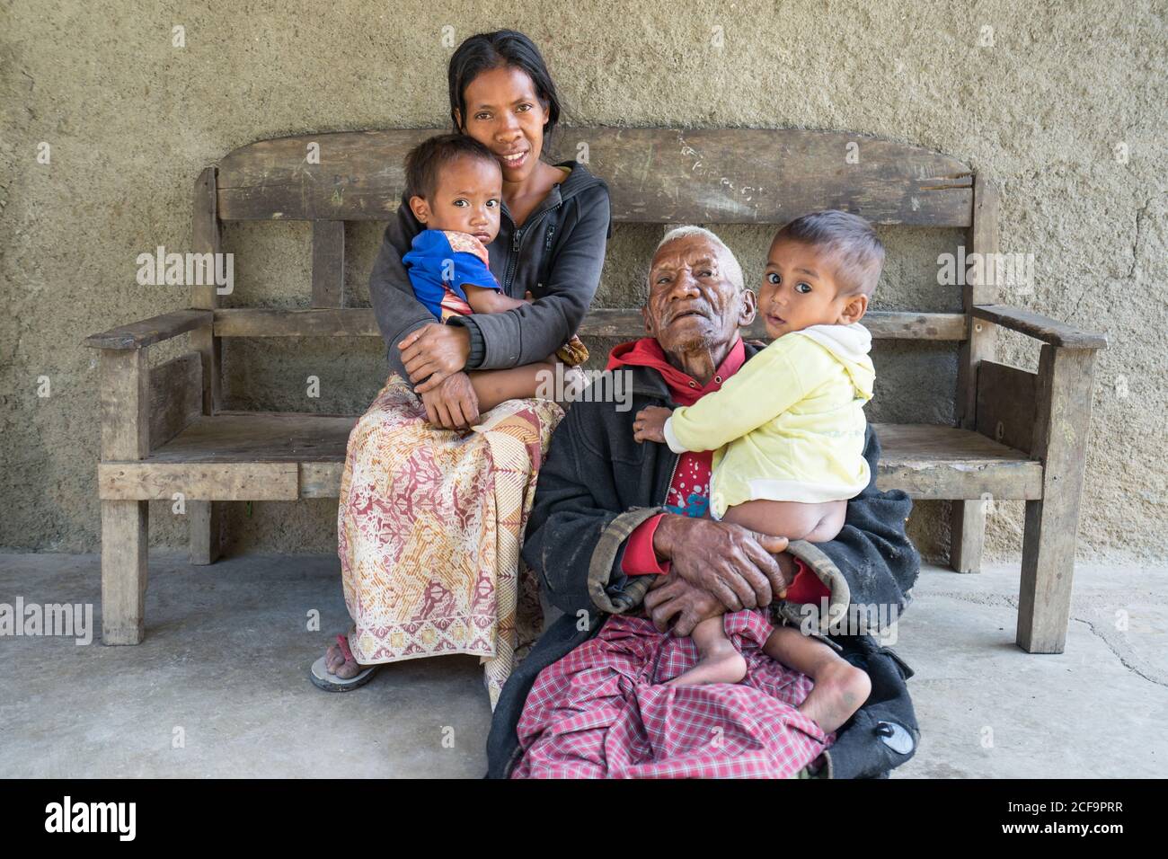 Traditional clothes timor hi-res stock photography and images - Alamy