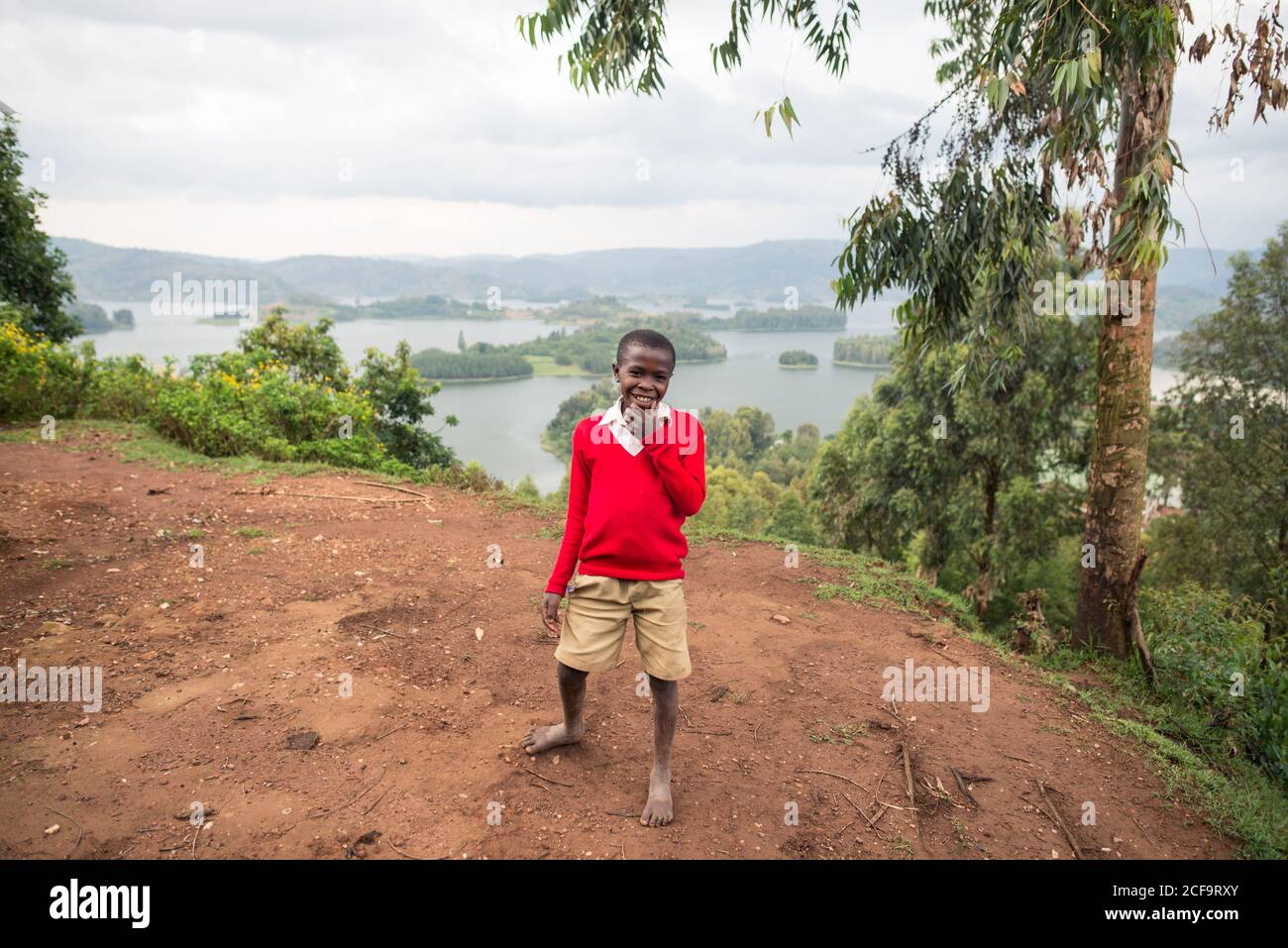 Young black boy mountain hi-res stock photography and images - Alamy