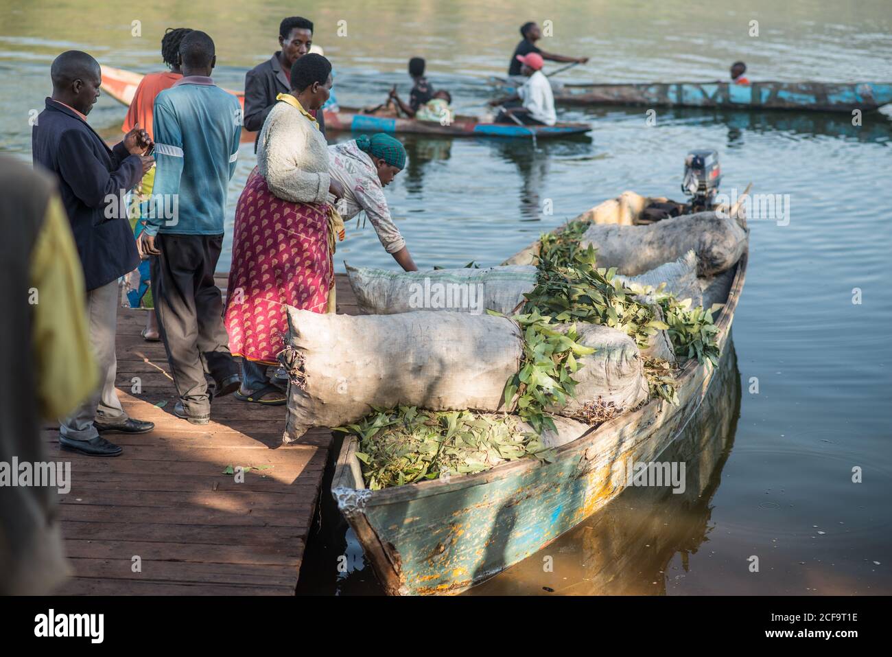 Adult african locals trading each hi-res stock photography and images ...