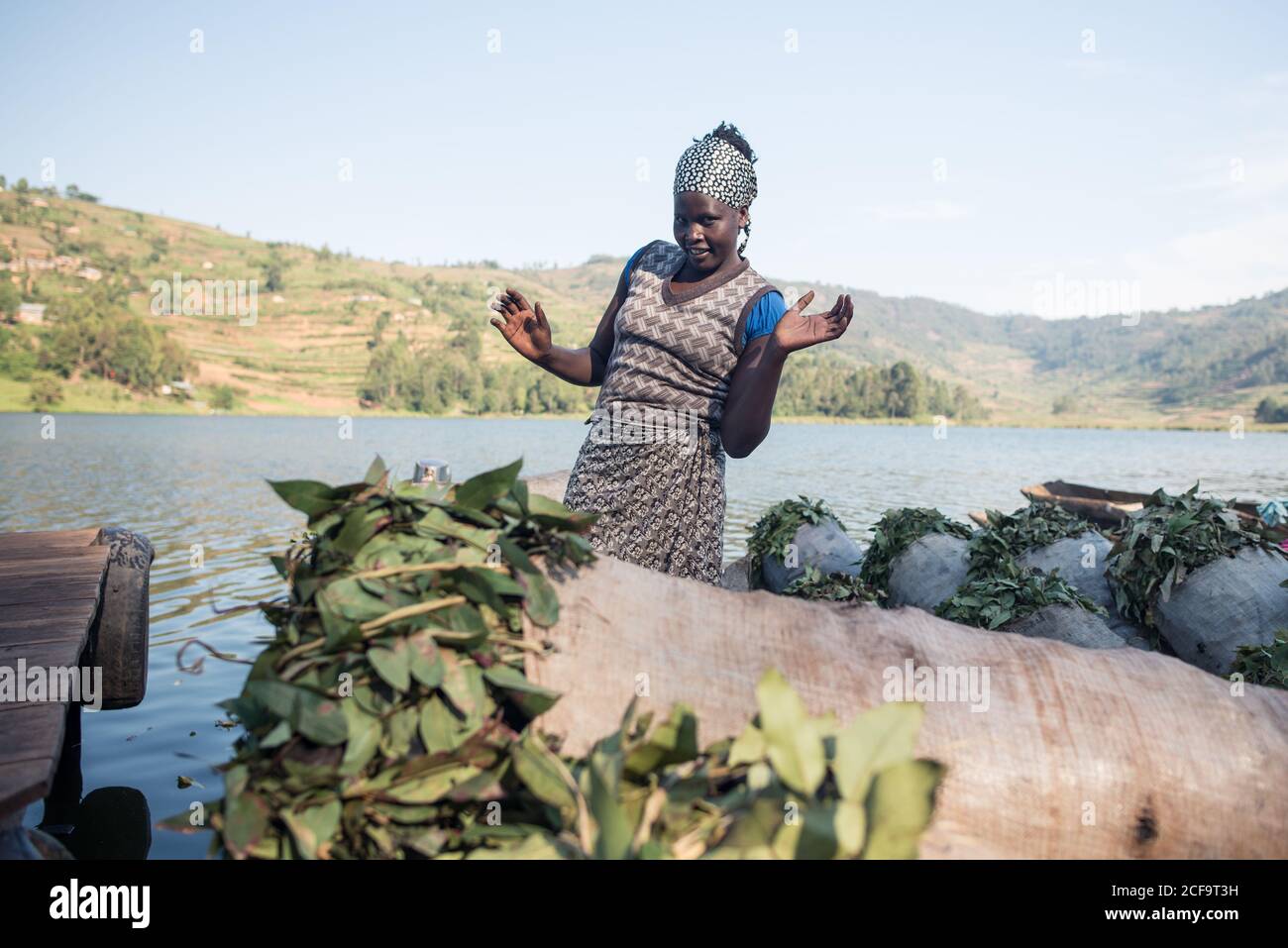 Adult african woman trading standing hi-res stock photography and ...