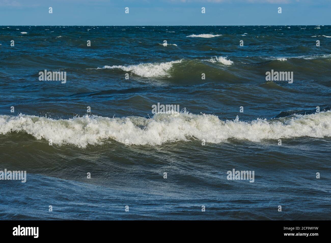 White cap waves hi-res stock photography and images - Alamy