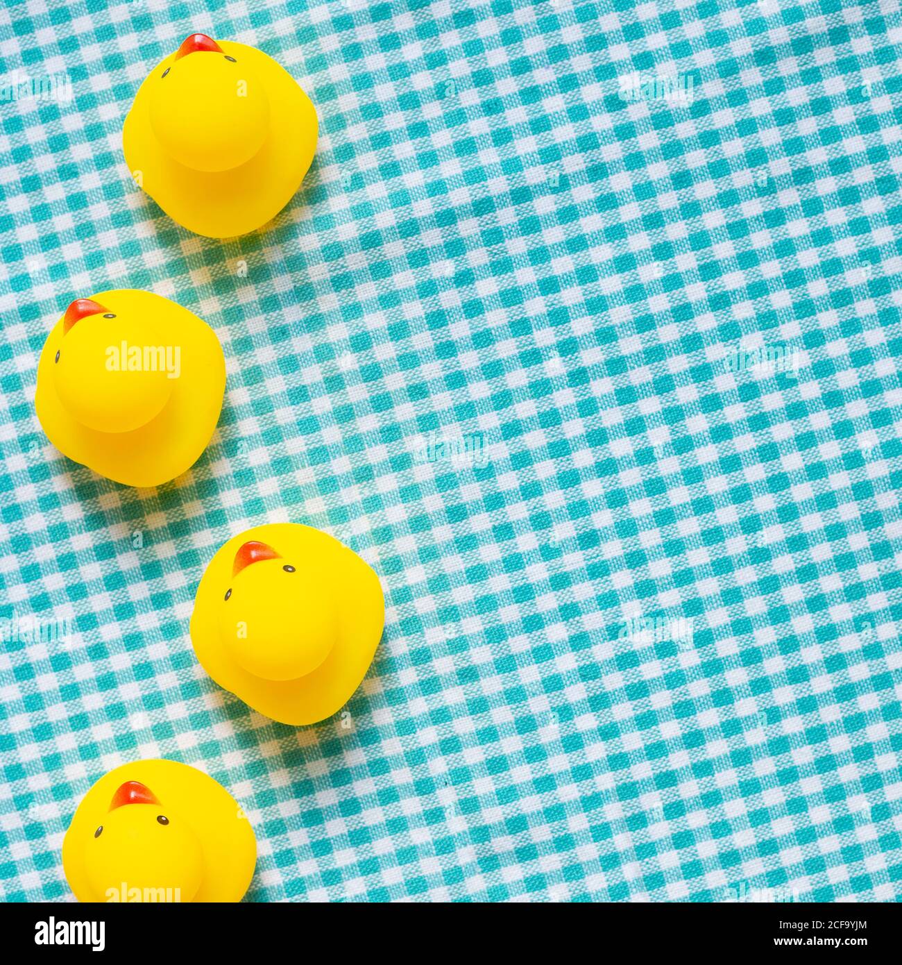 Duckling pattern hi-res stock photography and images - Alamy