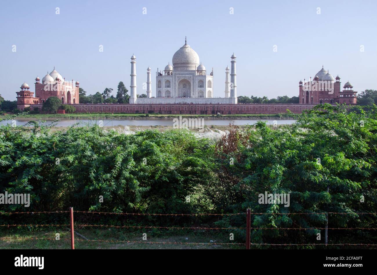 Taj mahal back side hi-res stock photography and images - Alamy