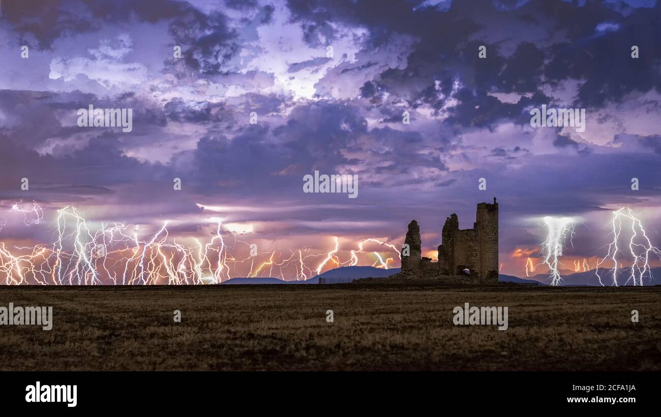 Lightning storm castle hi-res stock photography and images - Alamy