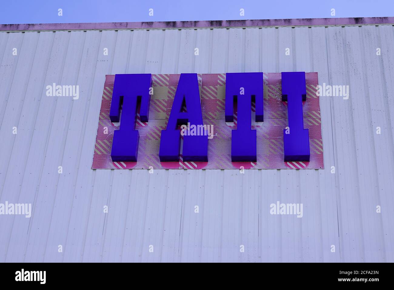 Tailoring logo hi-res stock photography and images - Alamy