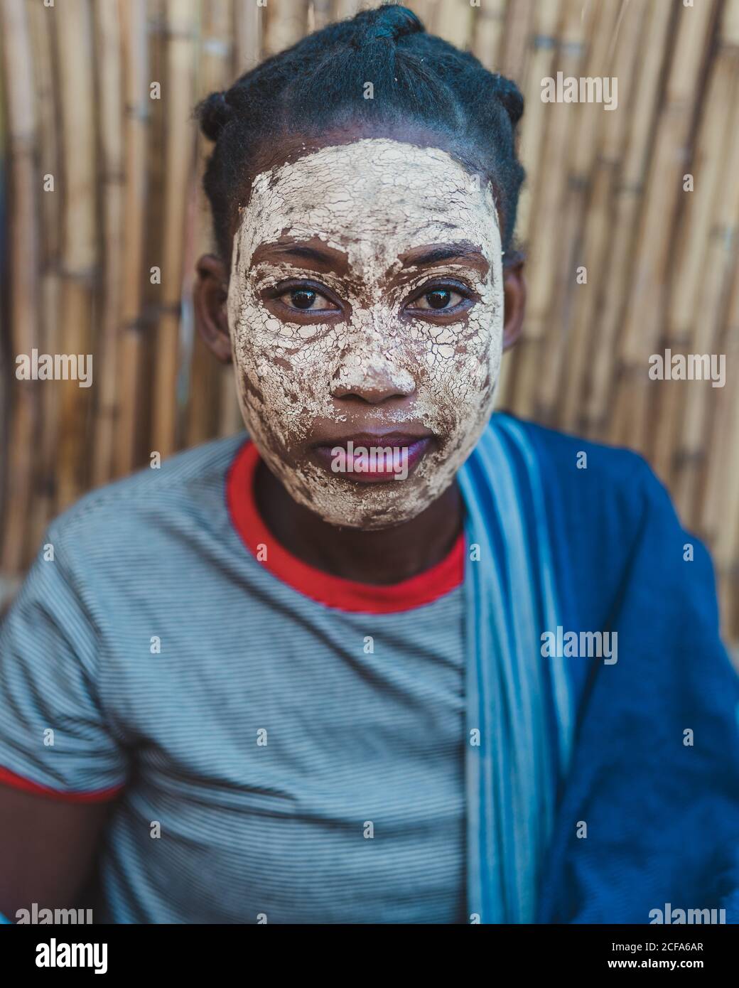 Aboriginal man painted face hi-res stock photography and images - Alamy