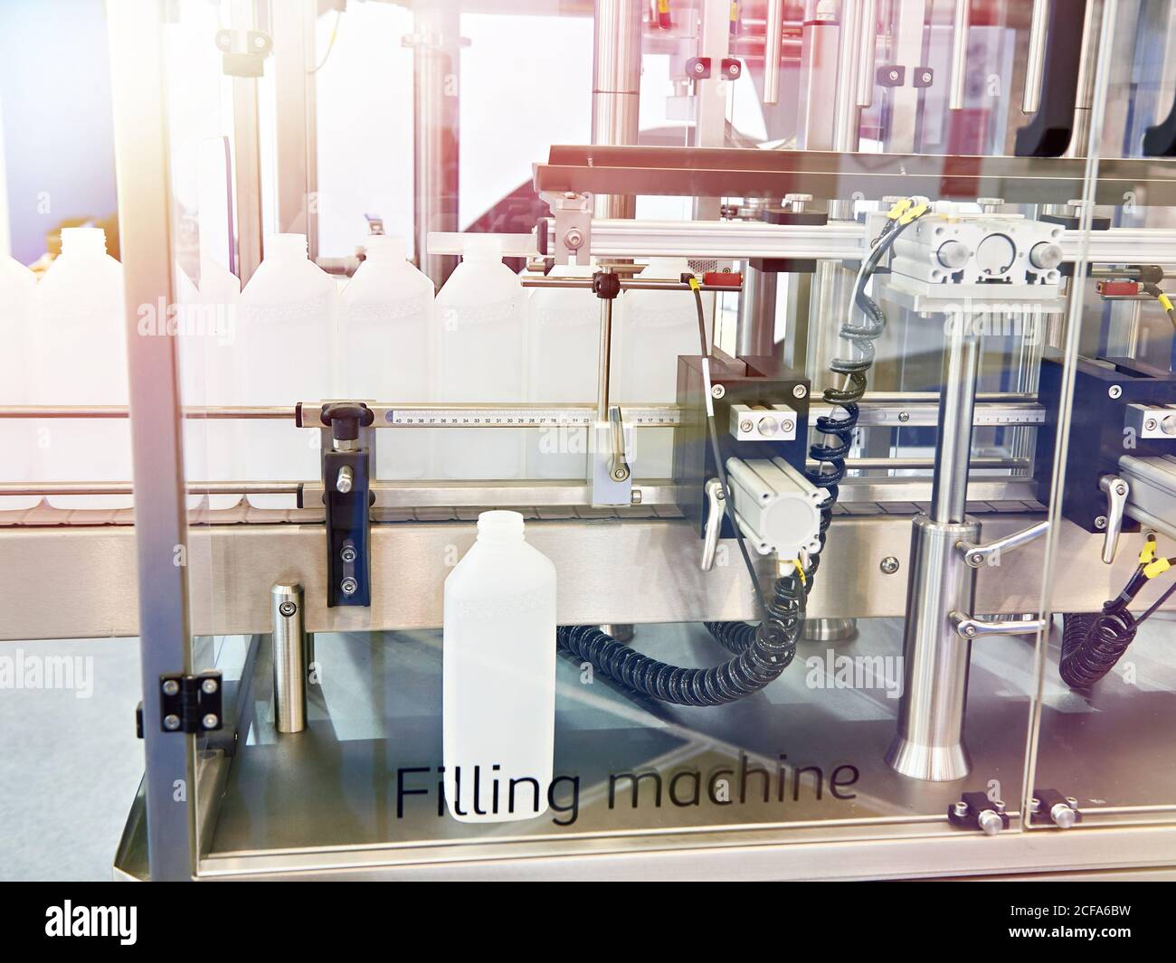 Conveyor production plastic bottles hi-res stock photography and images ...