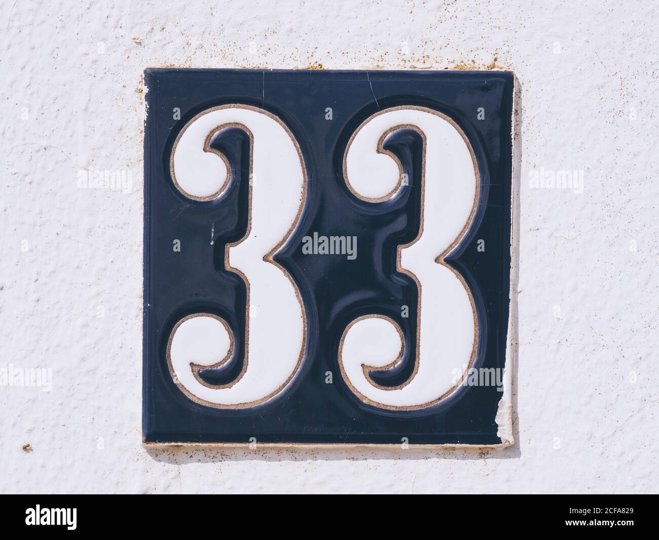 House number 33 sign hi-res stock photography and images - Alamy