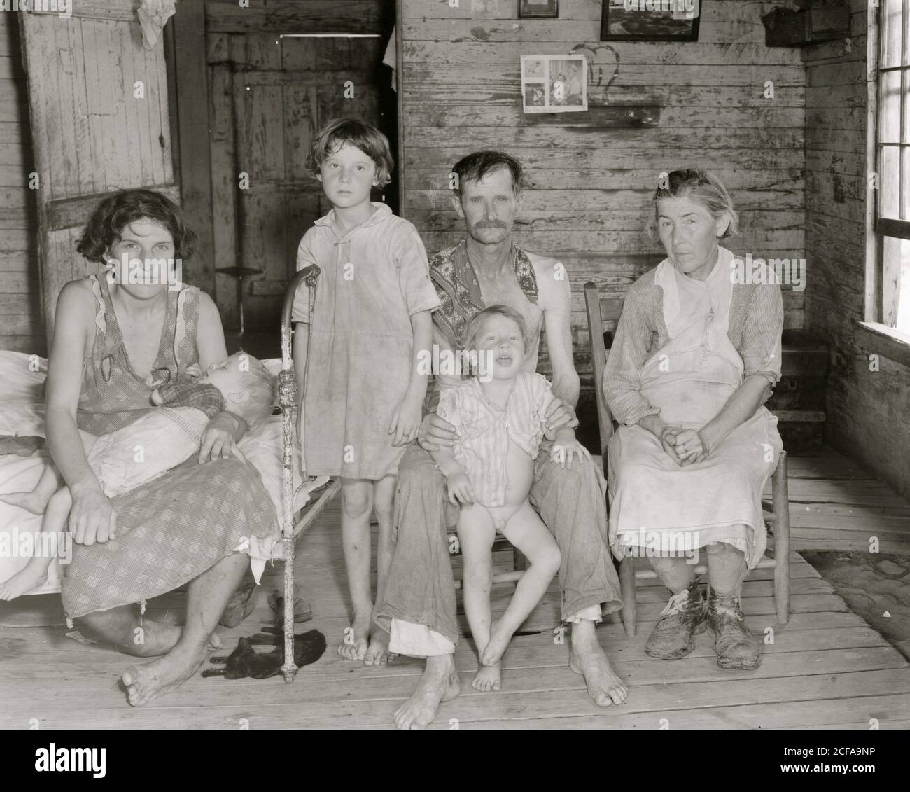 Sharecropper family at home Stock Photo - Alamy