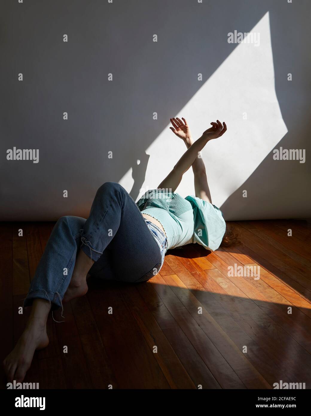 Barefoot Legs Crossed High Resolution Stock Photography and Images - Alamy