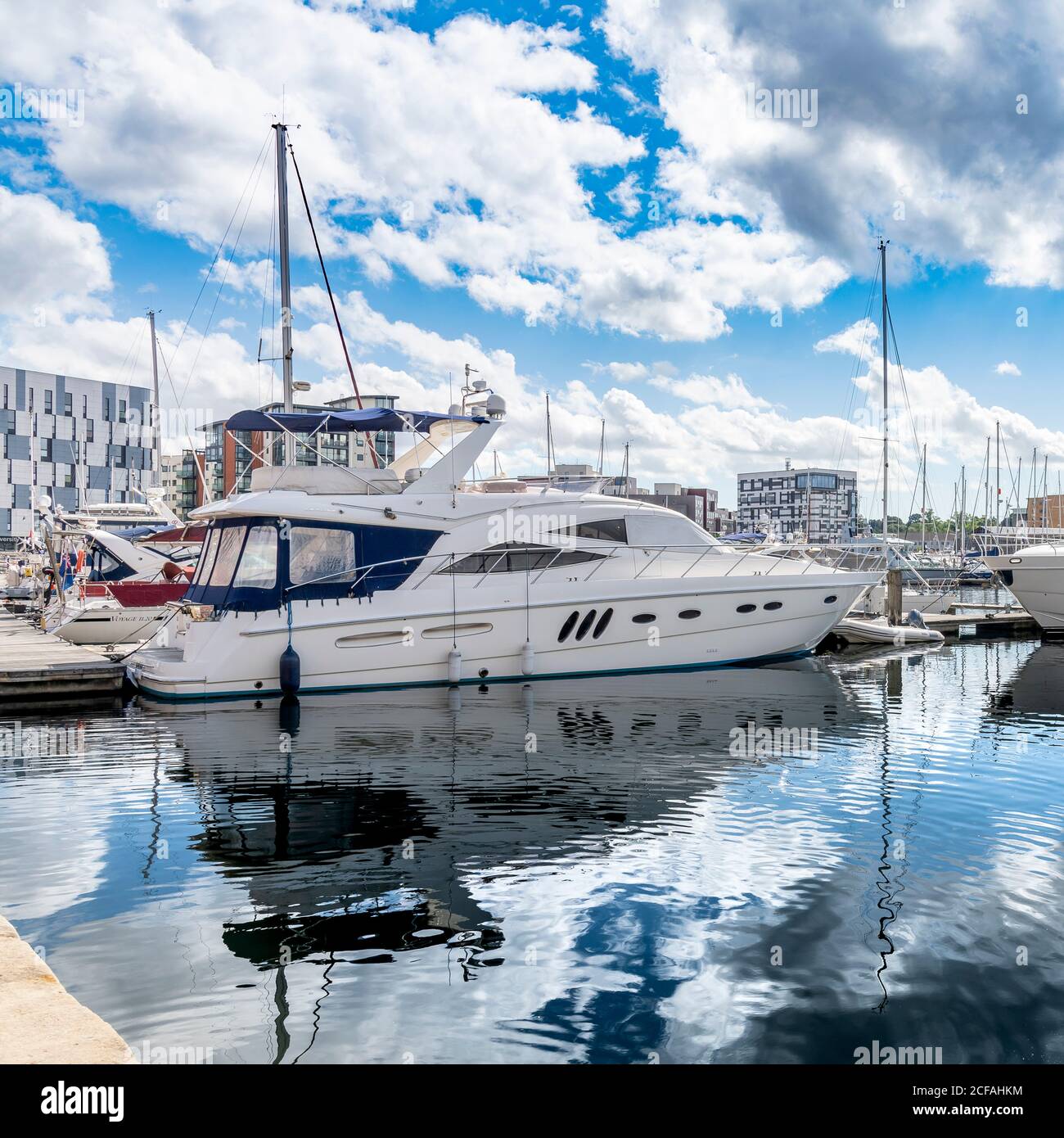Ipswich Waterfront. Home to the University of Suffolk, The Ark - a ...