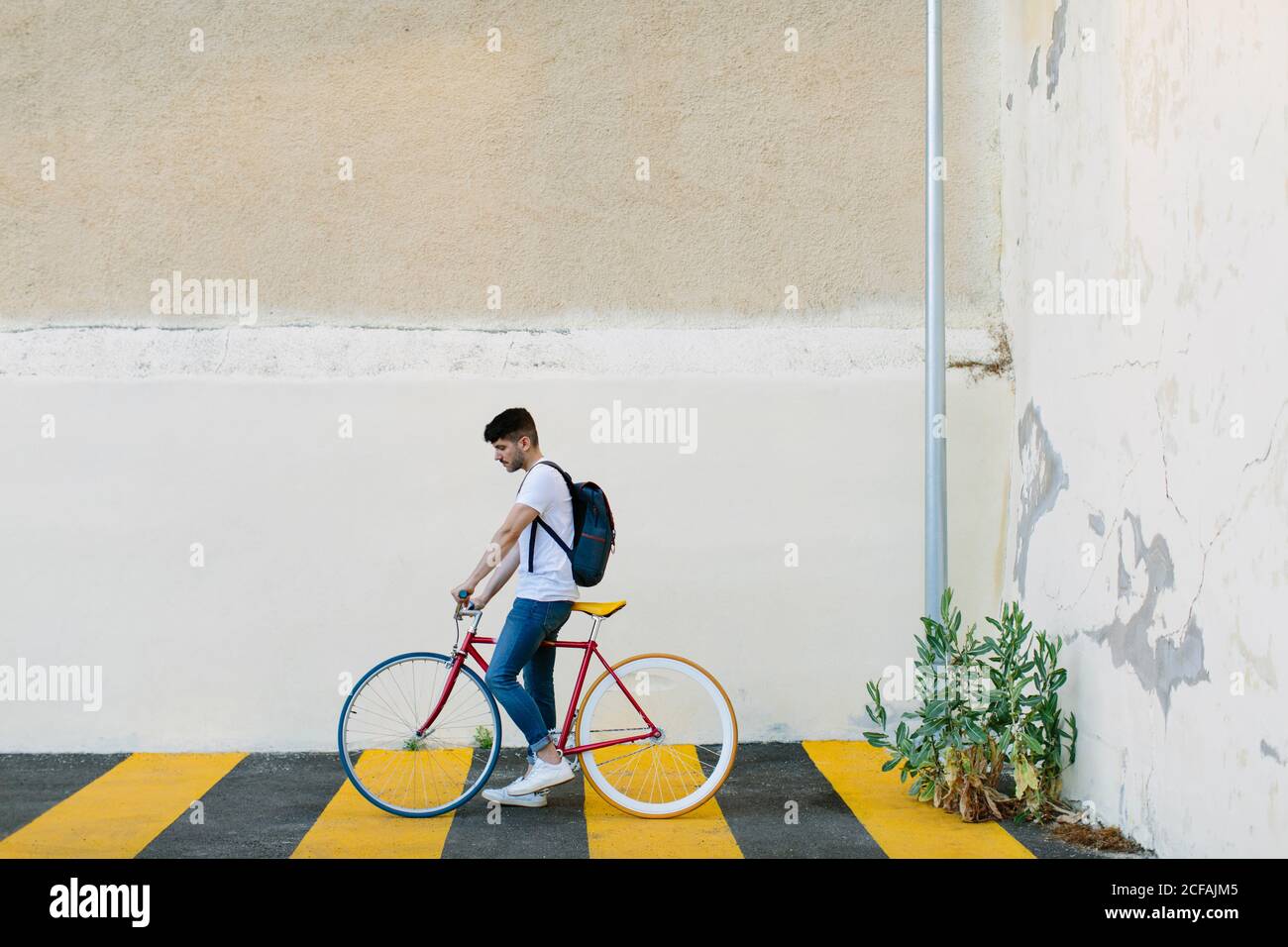 Fixie bike hi-res stock photography and images - Alamy