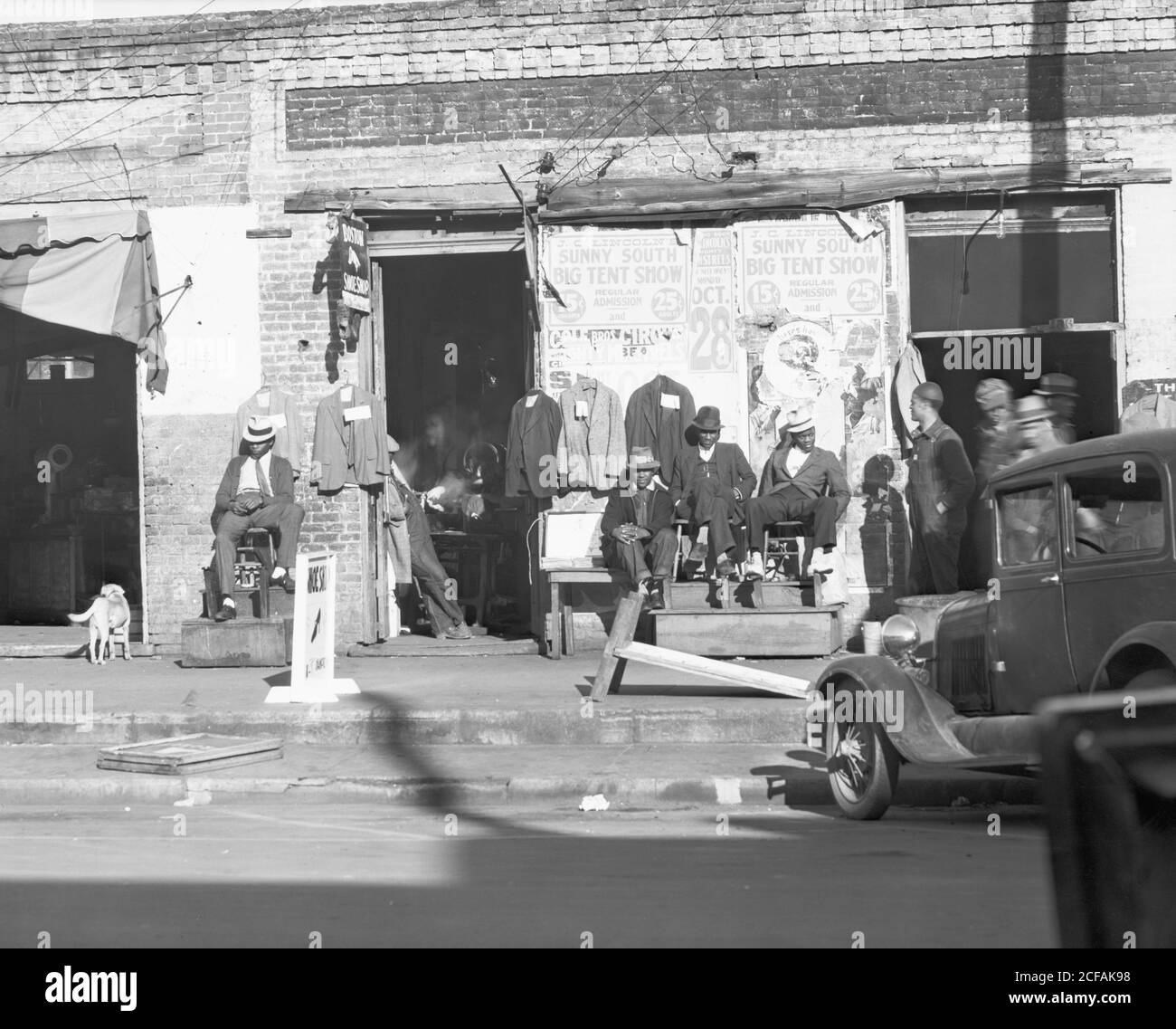 Sidewalk scene in Selma, Alabama Stock Photo - Alamy