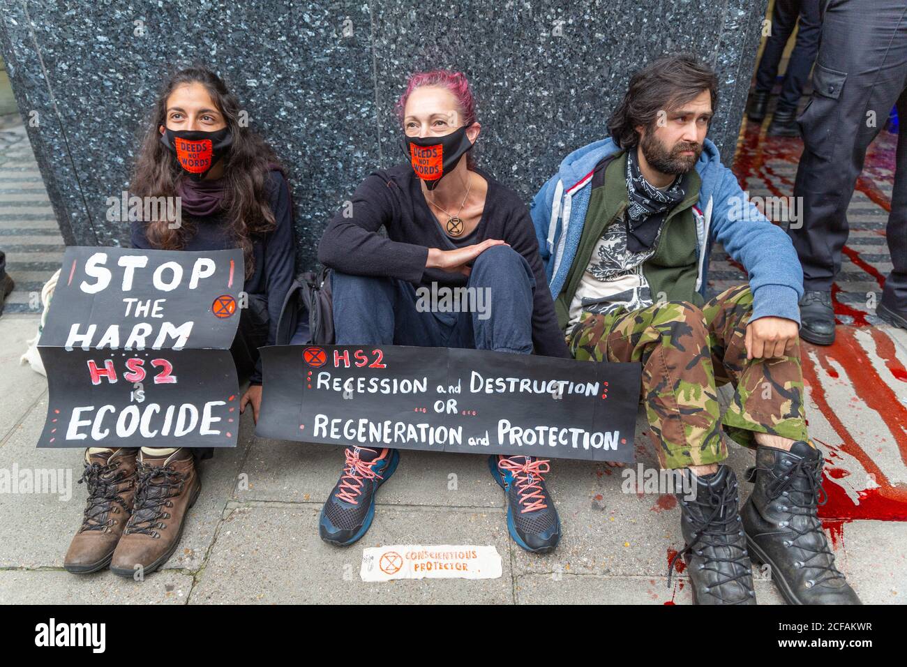 Hs2 protesters outside parliament hi-res stock photography and images ...