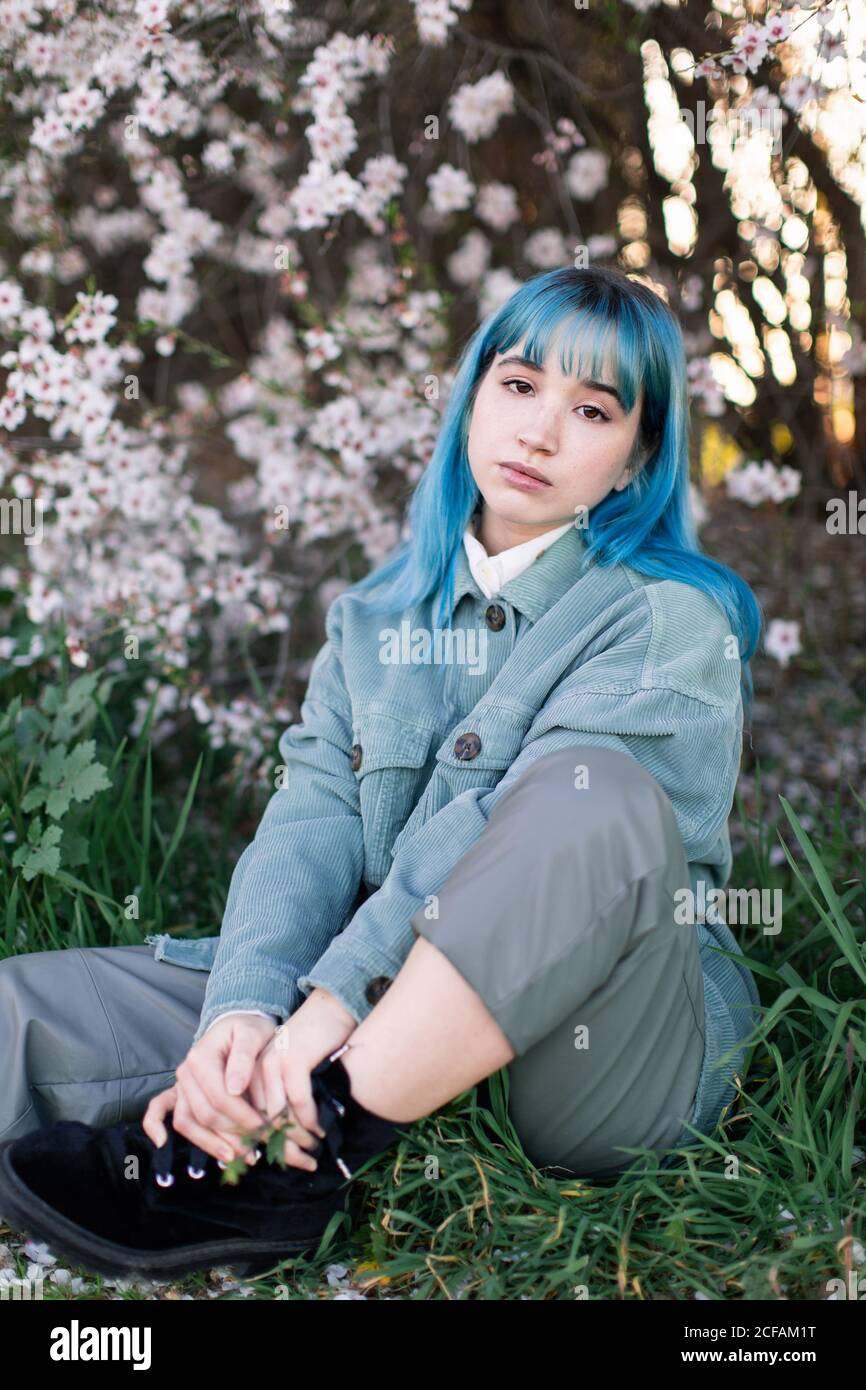 Sad posture hi-res stock photography and images - Alamy