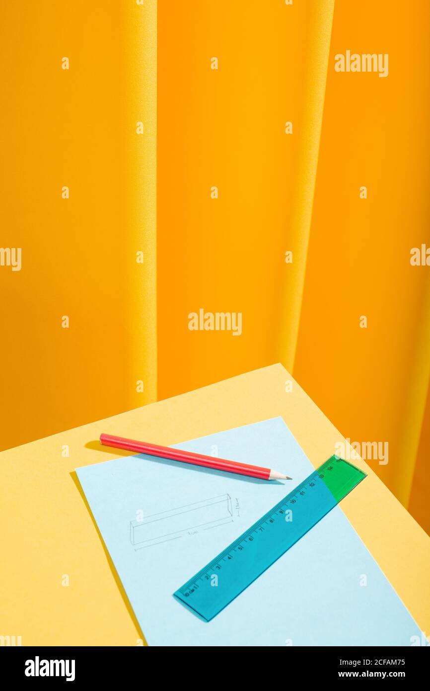 Red ruler hi-res stock photography and images - Alamy