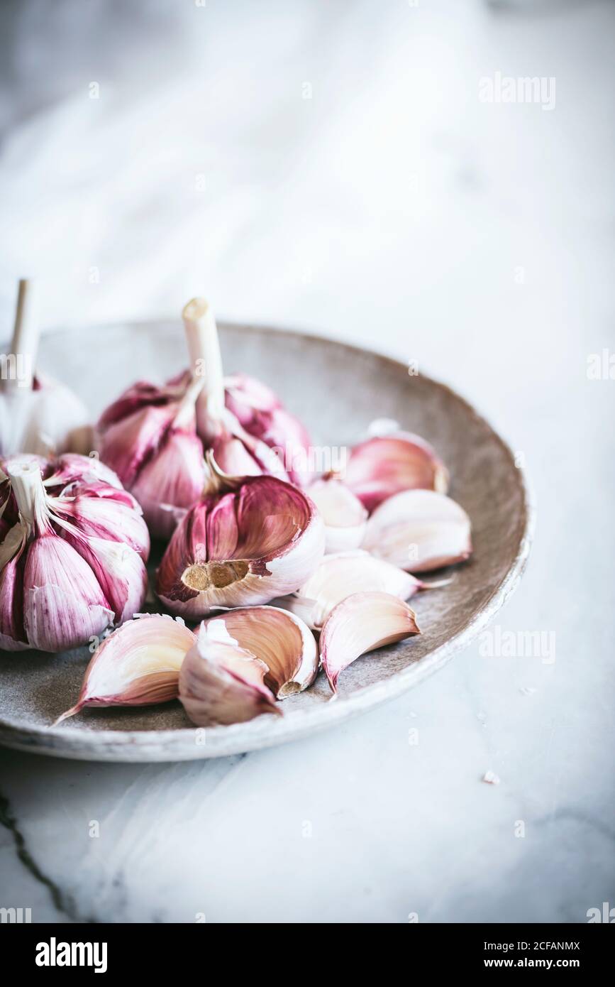 Pink garlic hi-res stock photography and images - Alamy