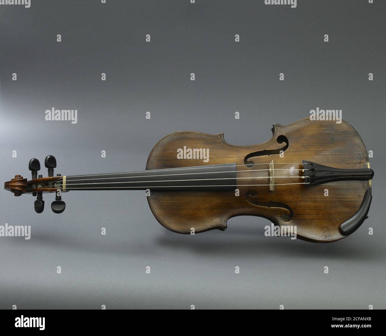 Violin plot hi-res stock photography and images - Alamy