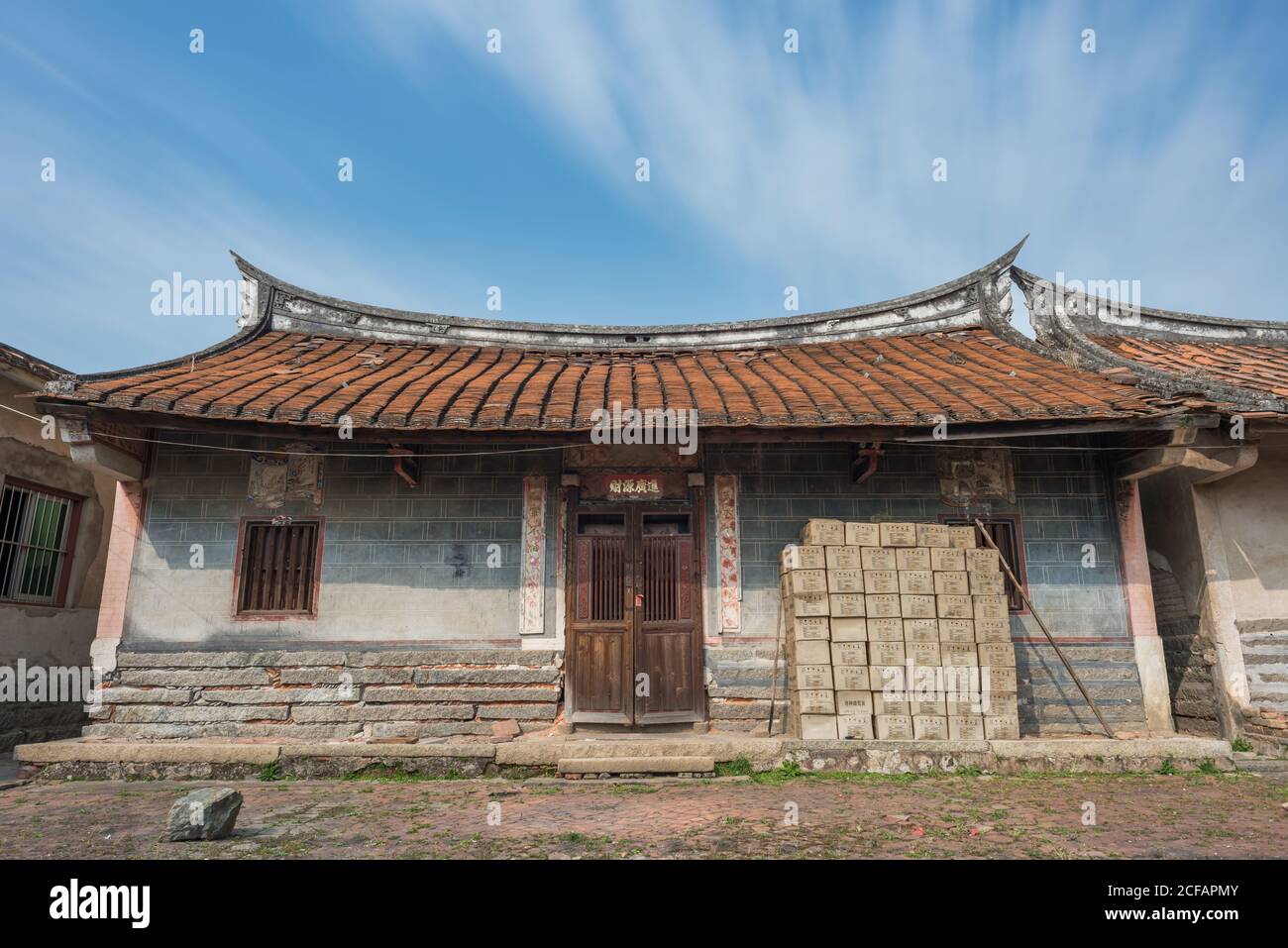 Aged house hi-res stock photography and images - Alamy